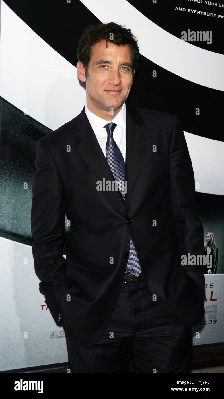 Clive Owen arrives for the premiere of "The International" at the AMC ...