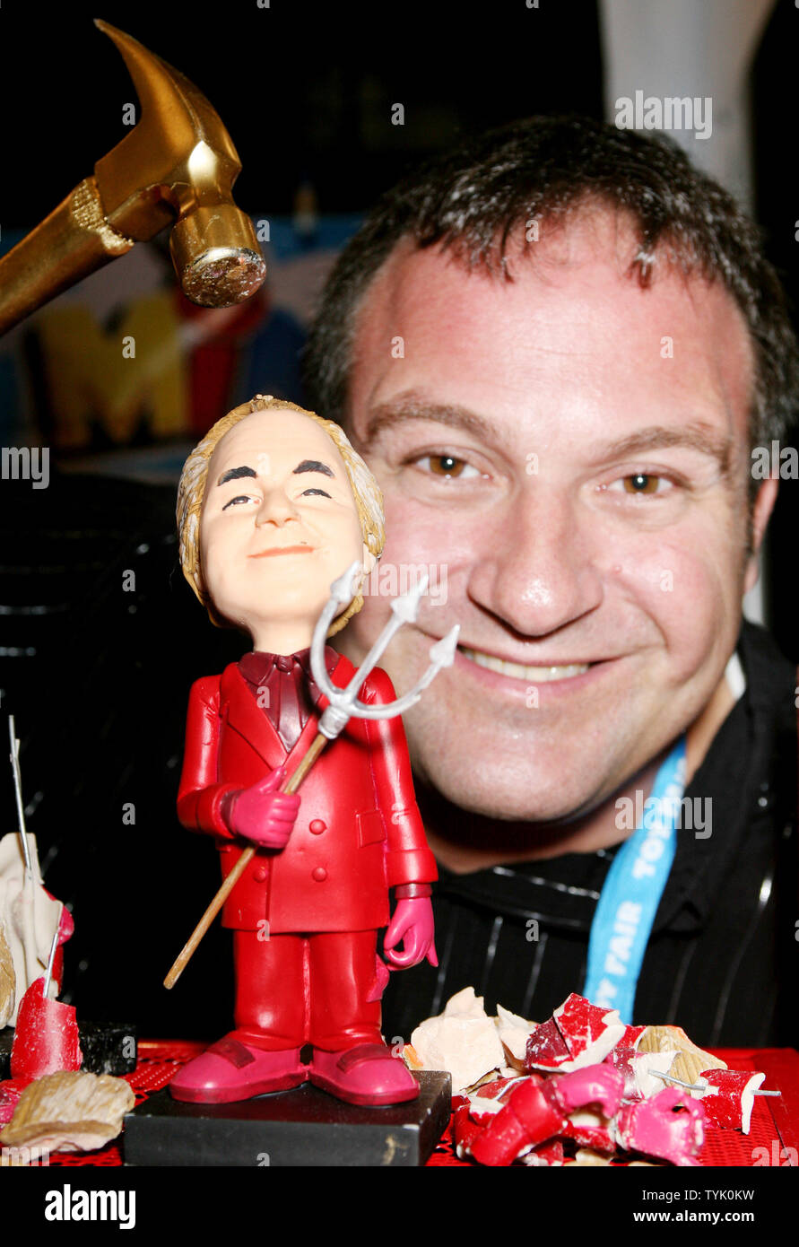 Hammer smash toy hi-res stock photography and images - Alamy