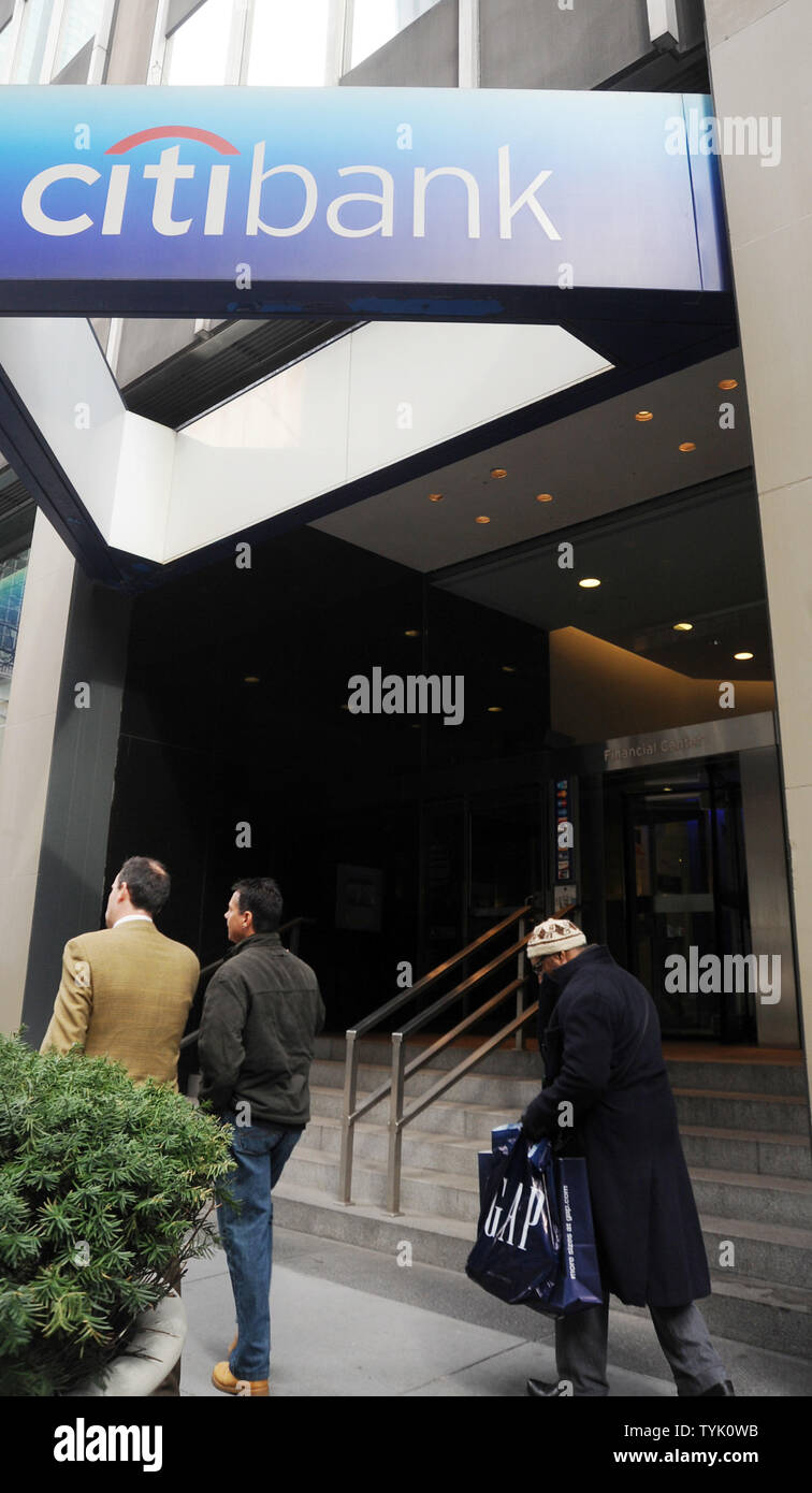 Walk up atm hi-res stock photography and images - Alamy