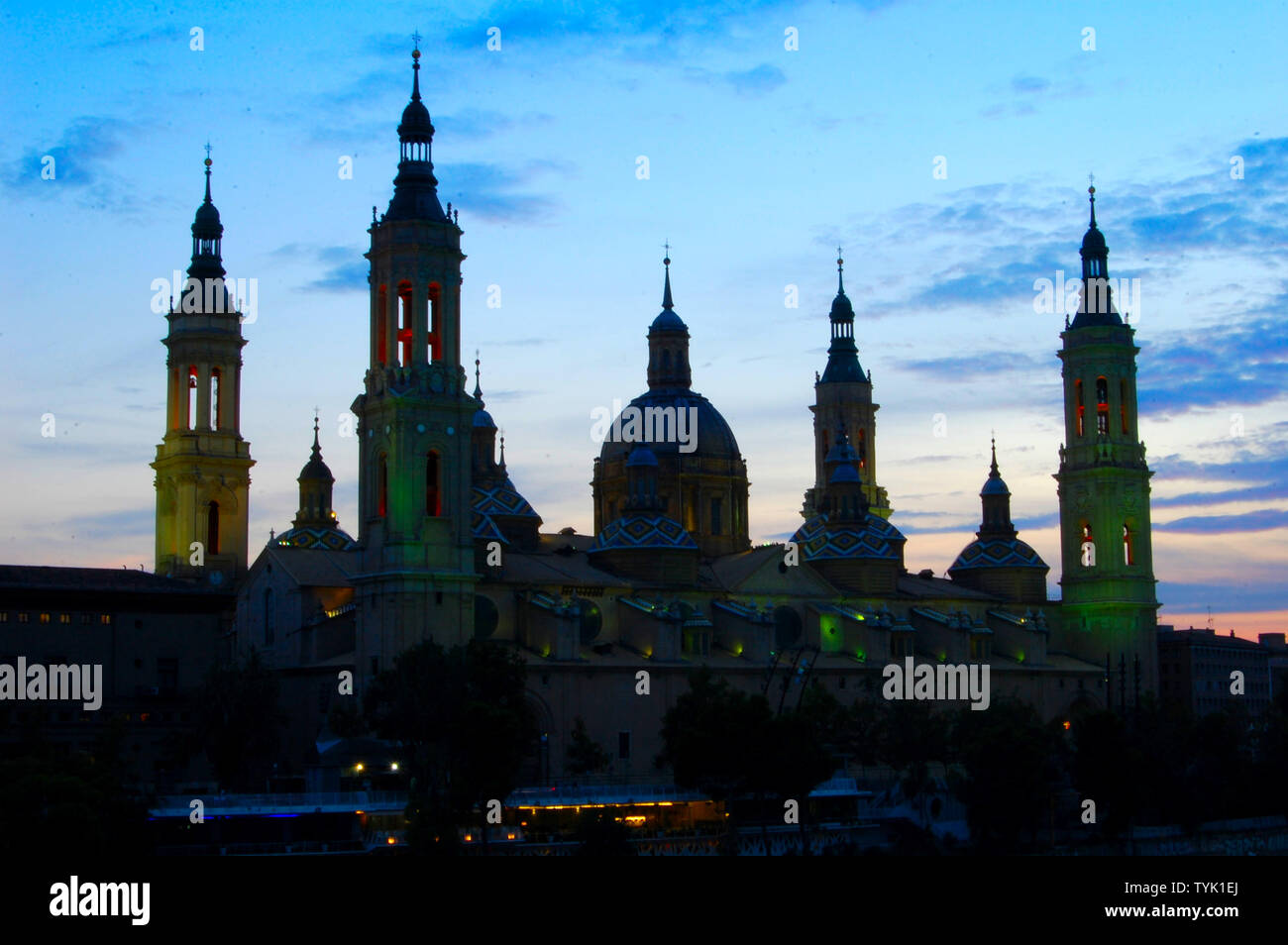 El pilar cathedral hi-res stock photography and images - Alamy