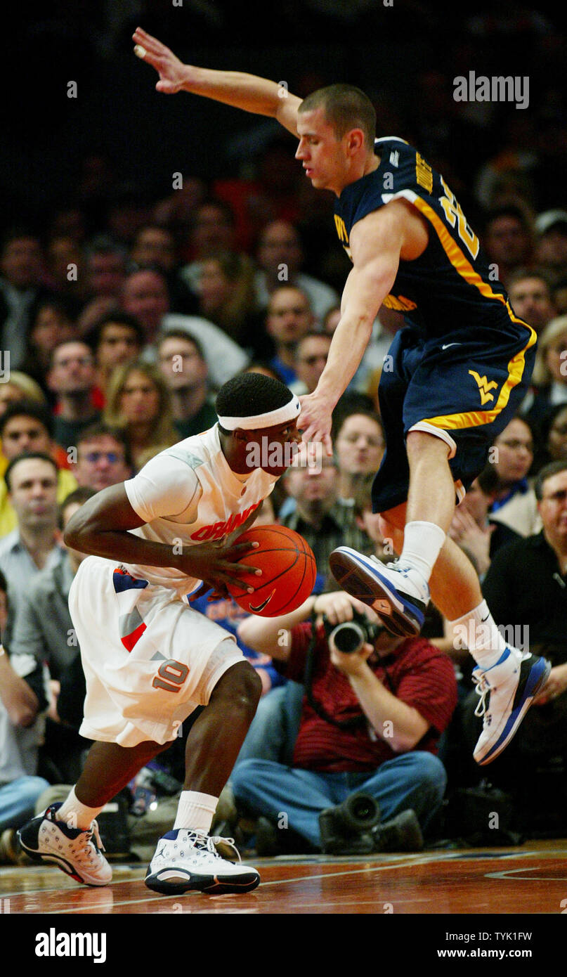 Jonny flynn hi-res stock photography and images - Alamy