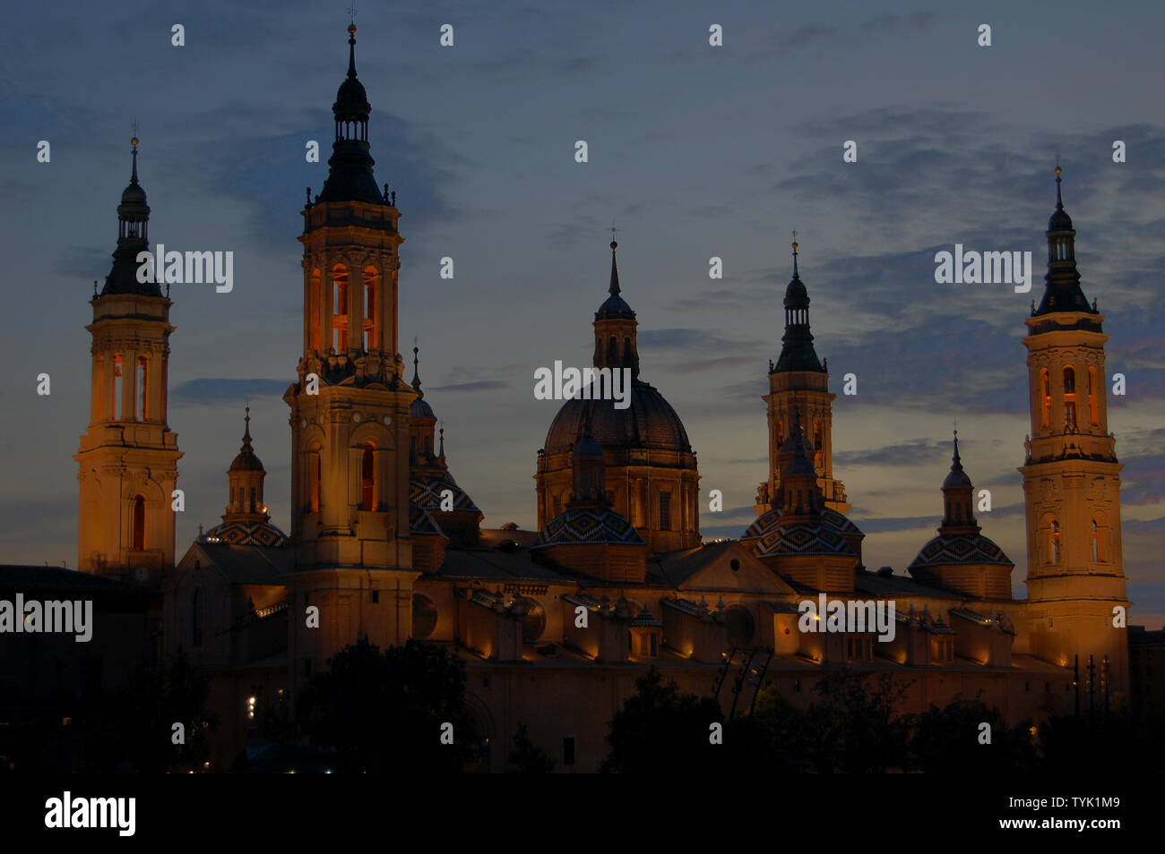 El pilar cathedral hi-res stock photography and images - Alamy