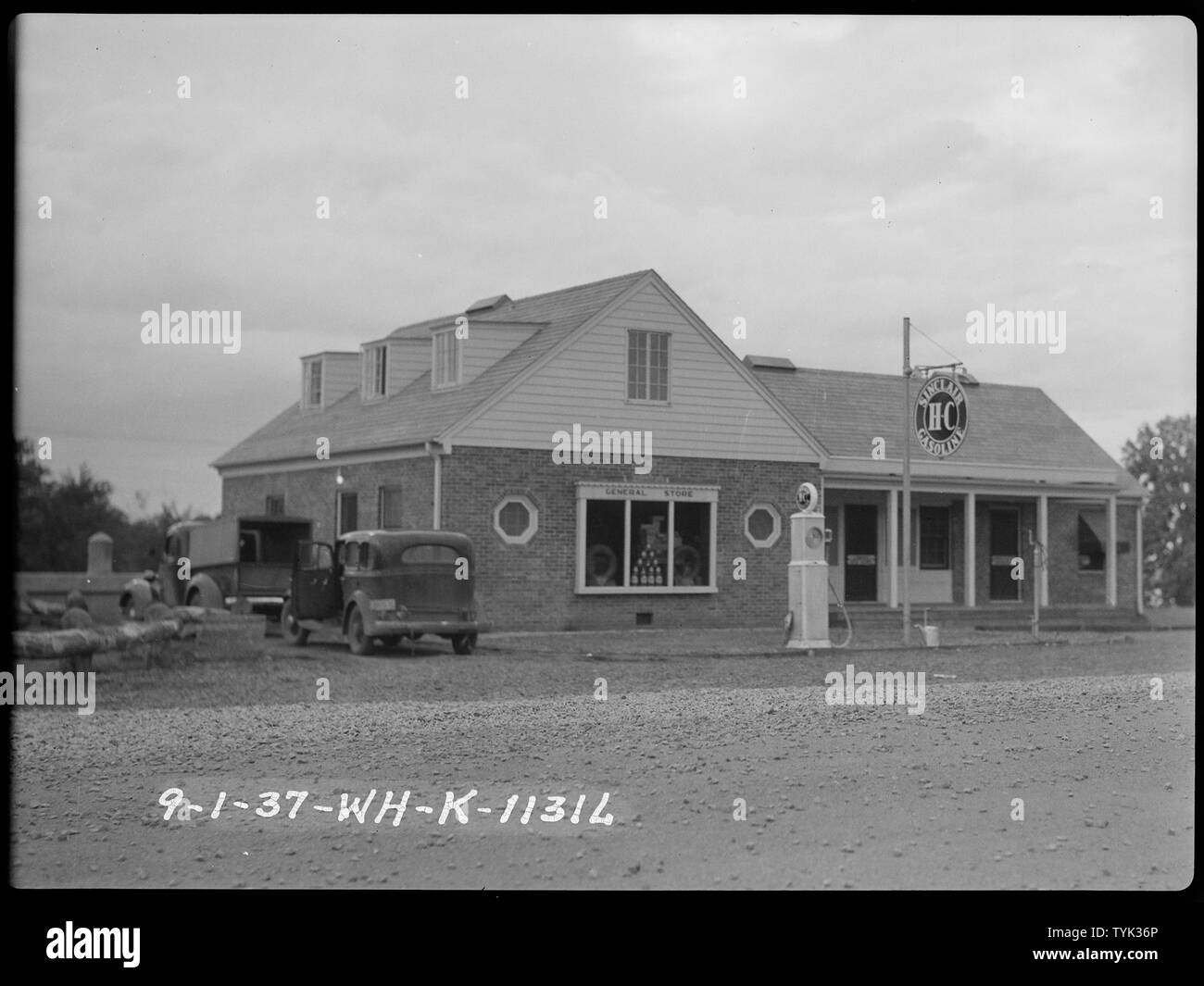 Sinclair service station hi-res stock photography and images - Alamy