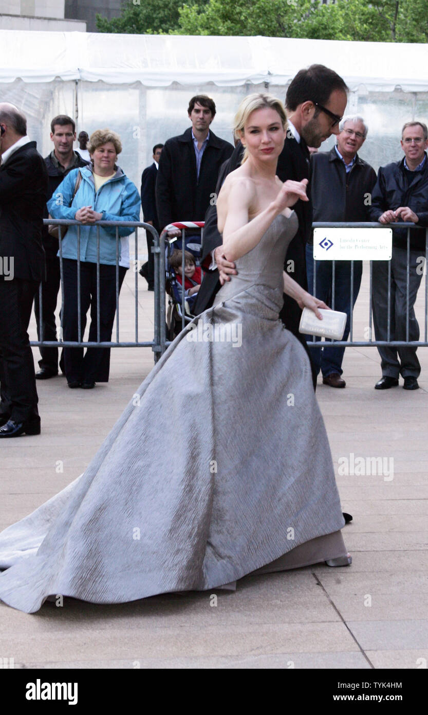 Renee Zellweger arrives for the American Ballet Theater's 69th Annual ...