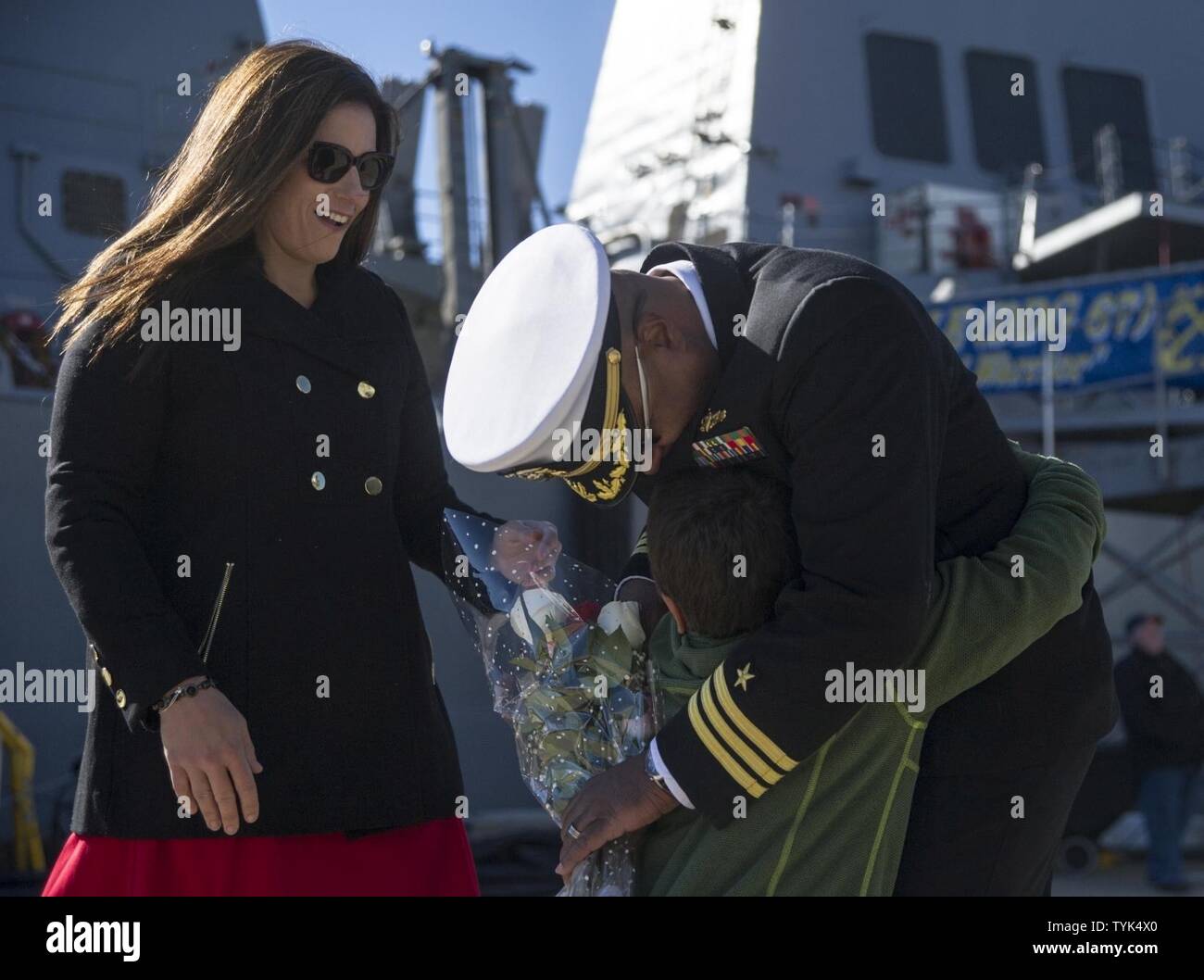(Nov. 13, 2016) Cmdr. Adam Cheatham, right, commanding officer of ...