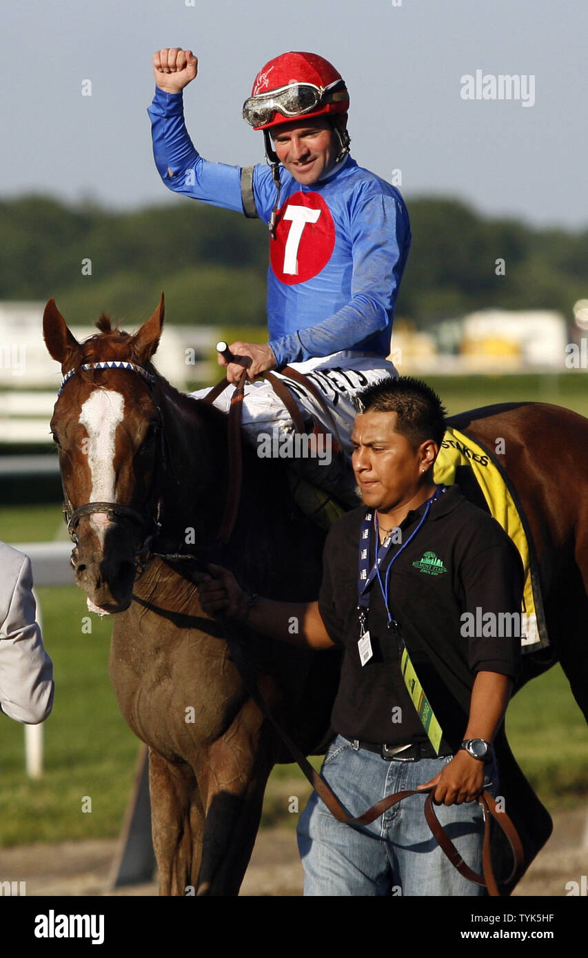 Number 4 finish hi-res stock photography and images - Alamy