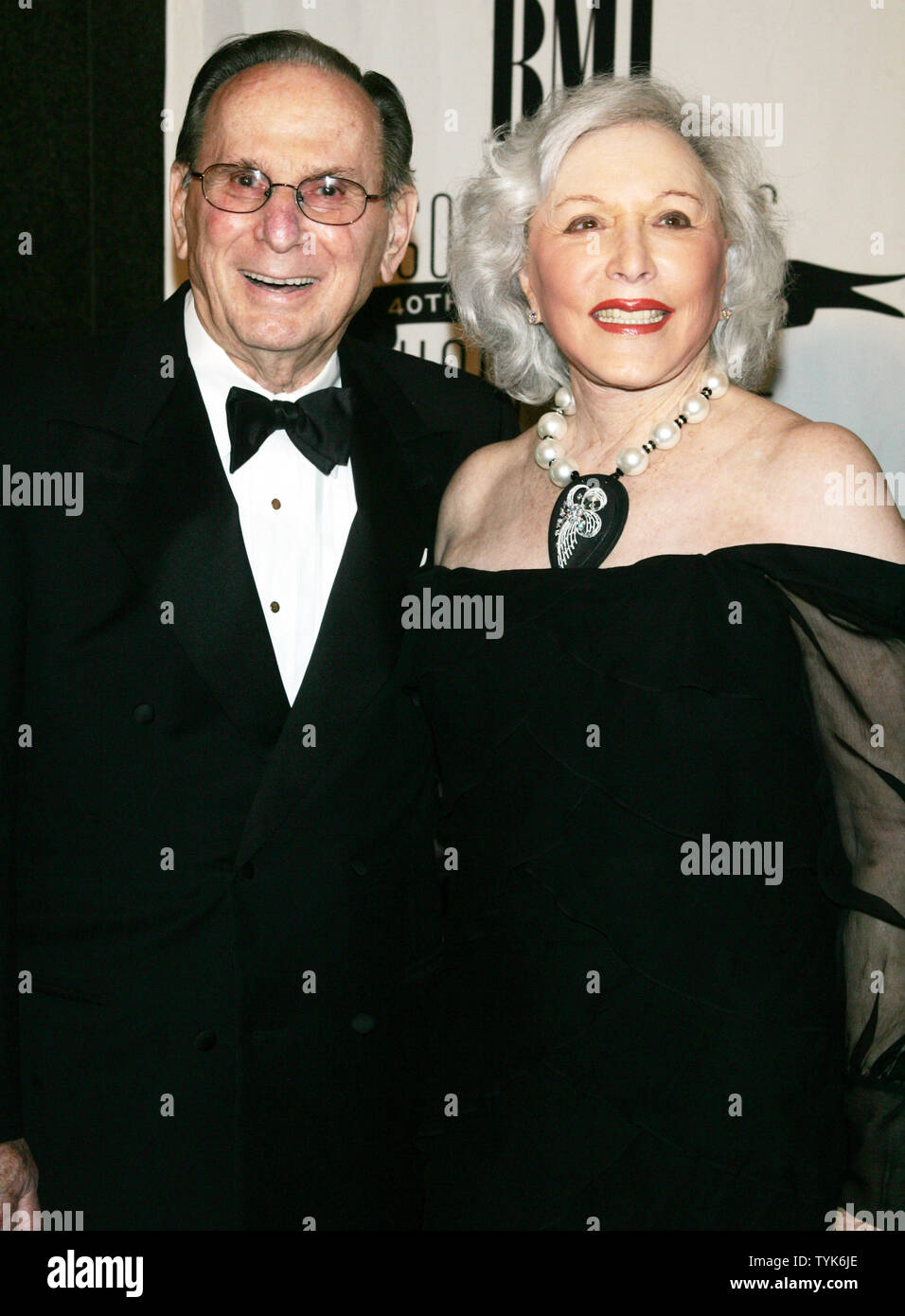 Hal David and wife arrive for the 2009 Songwriters Hall of Fame 40th ...
