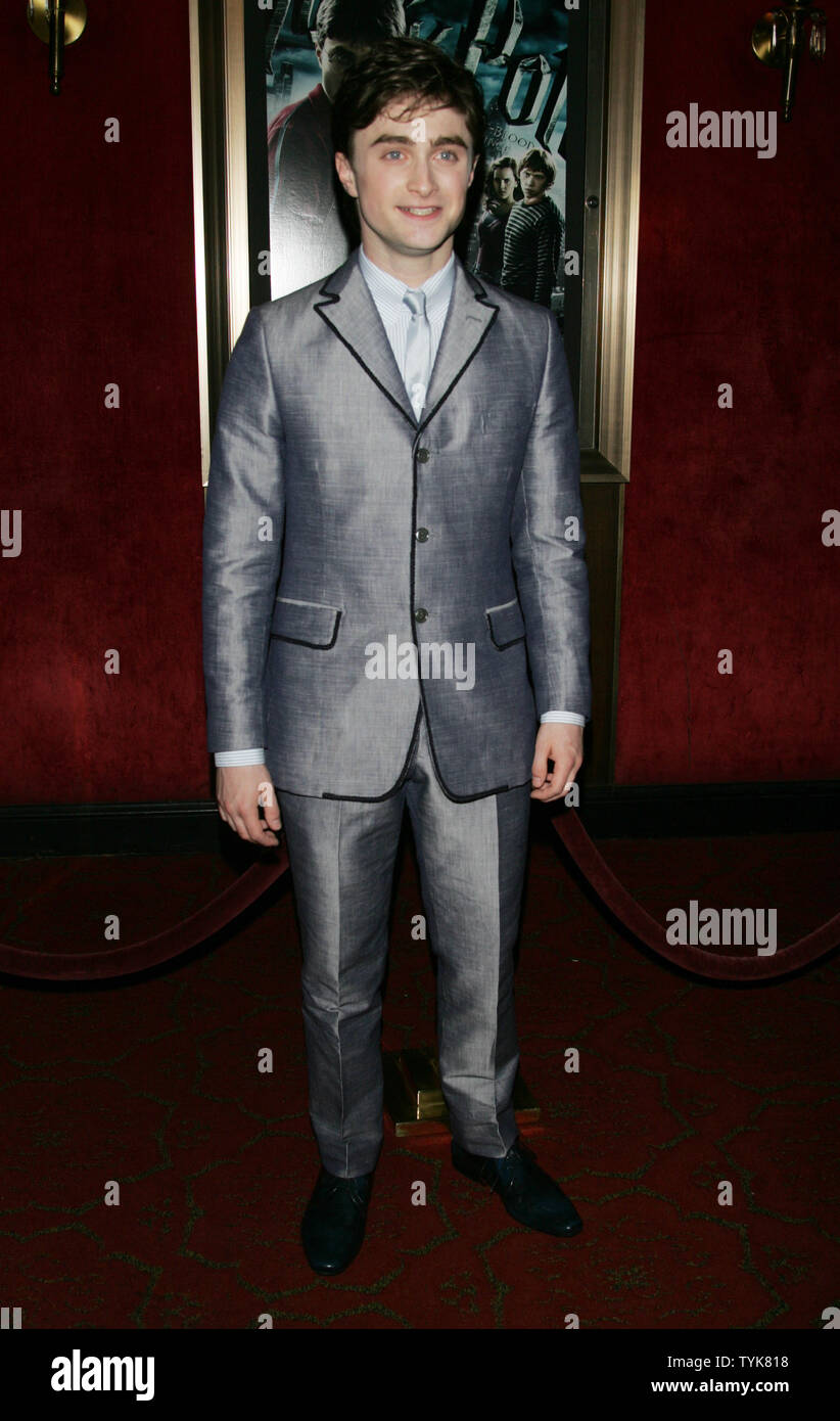 Daniel radcliffe harry potter 2009 hi-res stock photography and images ...