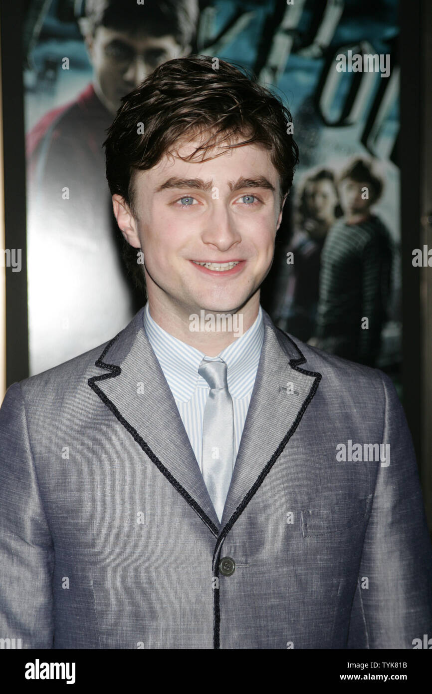Daniel Radcliffe arrives for the premiere of "Harry Potter and the Half ...