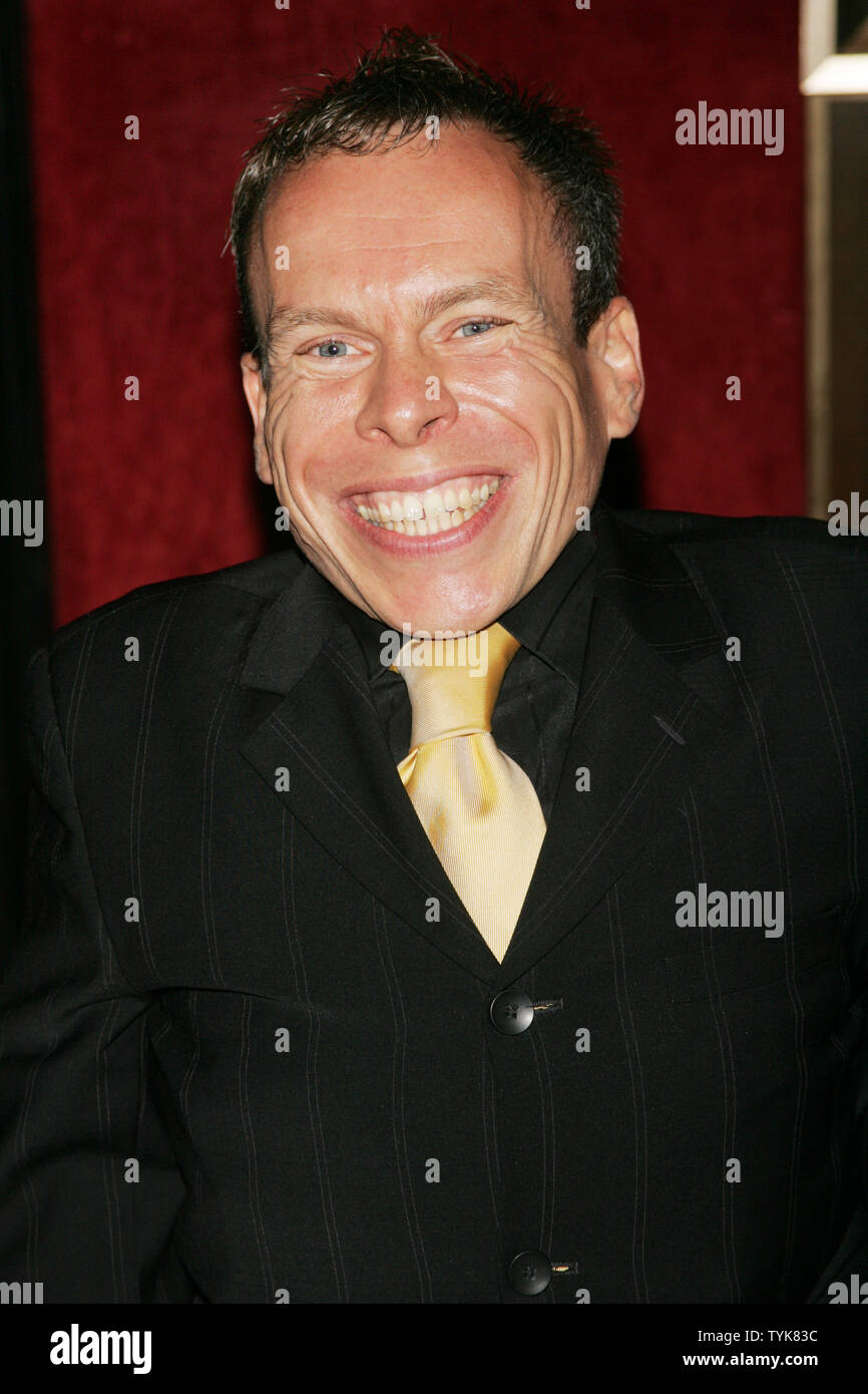 Warwick davis harry potter hi-res stock photography and images - Alamy