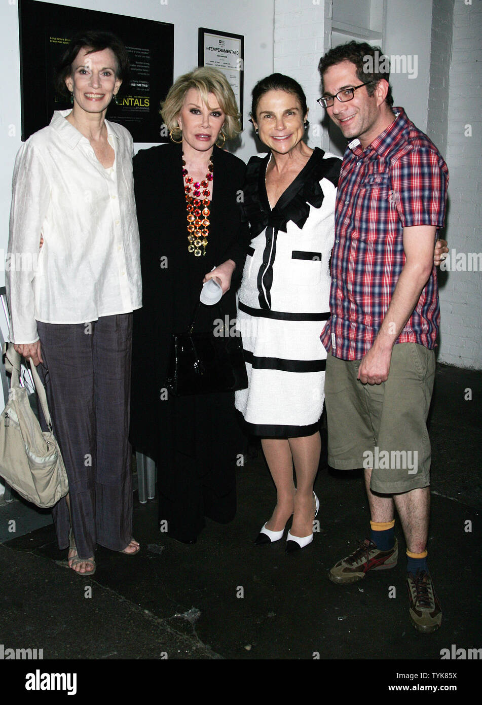 (L-R) Tandy Cronyn (daughter of Jessica Tandy and Hugh Cronyn), Joan ...