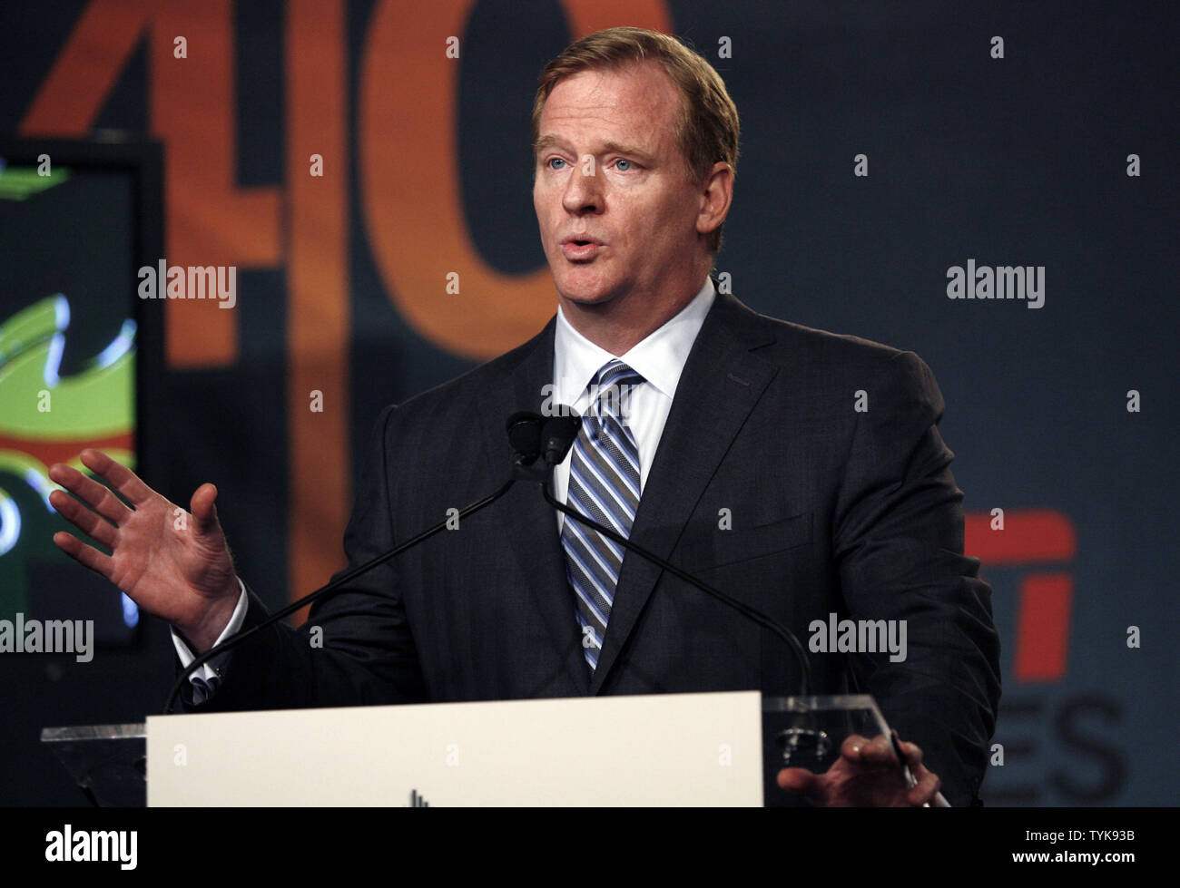 Roger Goodell speaks at the podium on the stage at the NFL, ESPN/ESPN ...