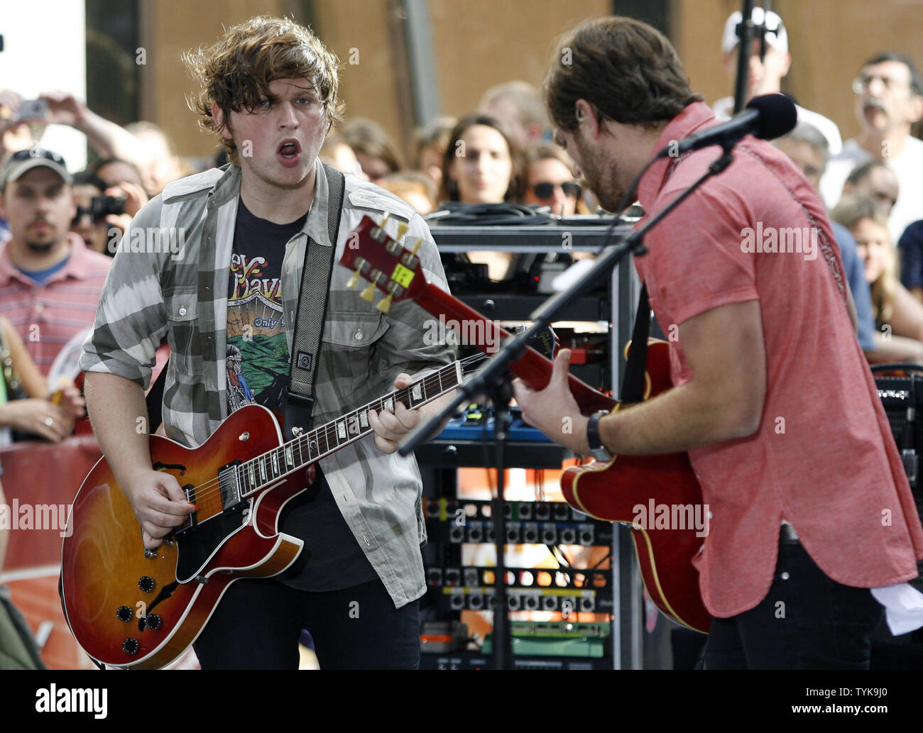 Caleb Followill and Matthew Followill (L) of The Kings Of Leon performs ...