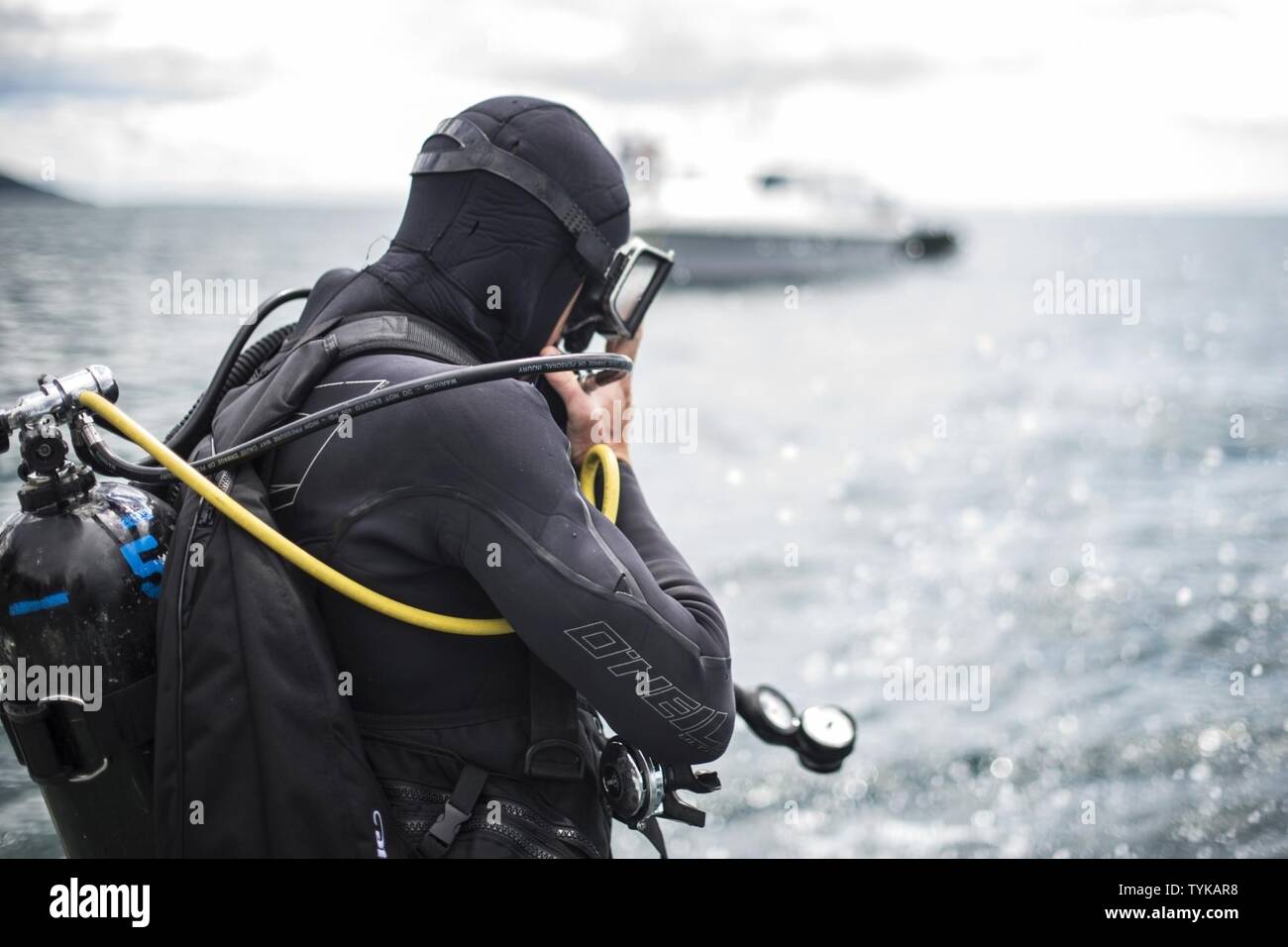 Petty Officer 1st Class Vincent Carson, assigned to Mobile Diving ...
