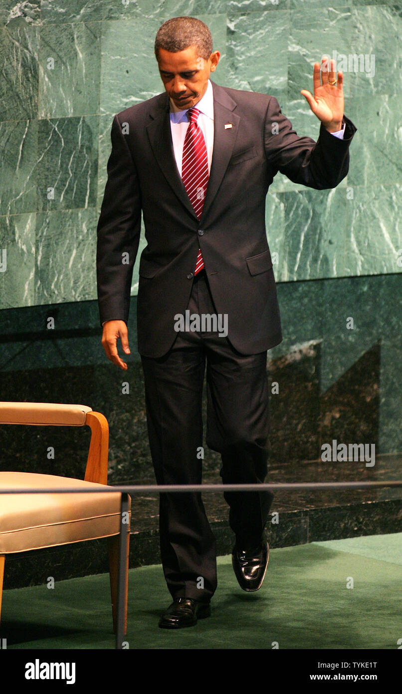 U.S. President Barack Obama waves after delivering his first speech ...