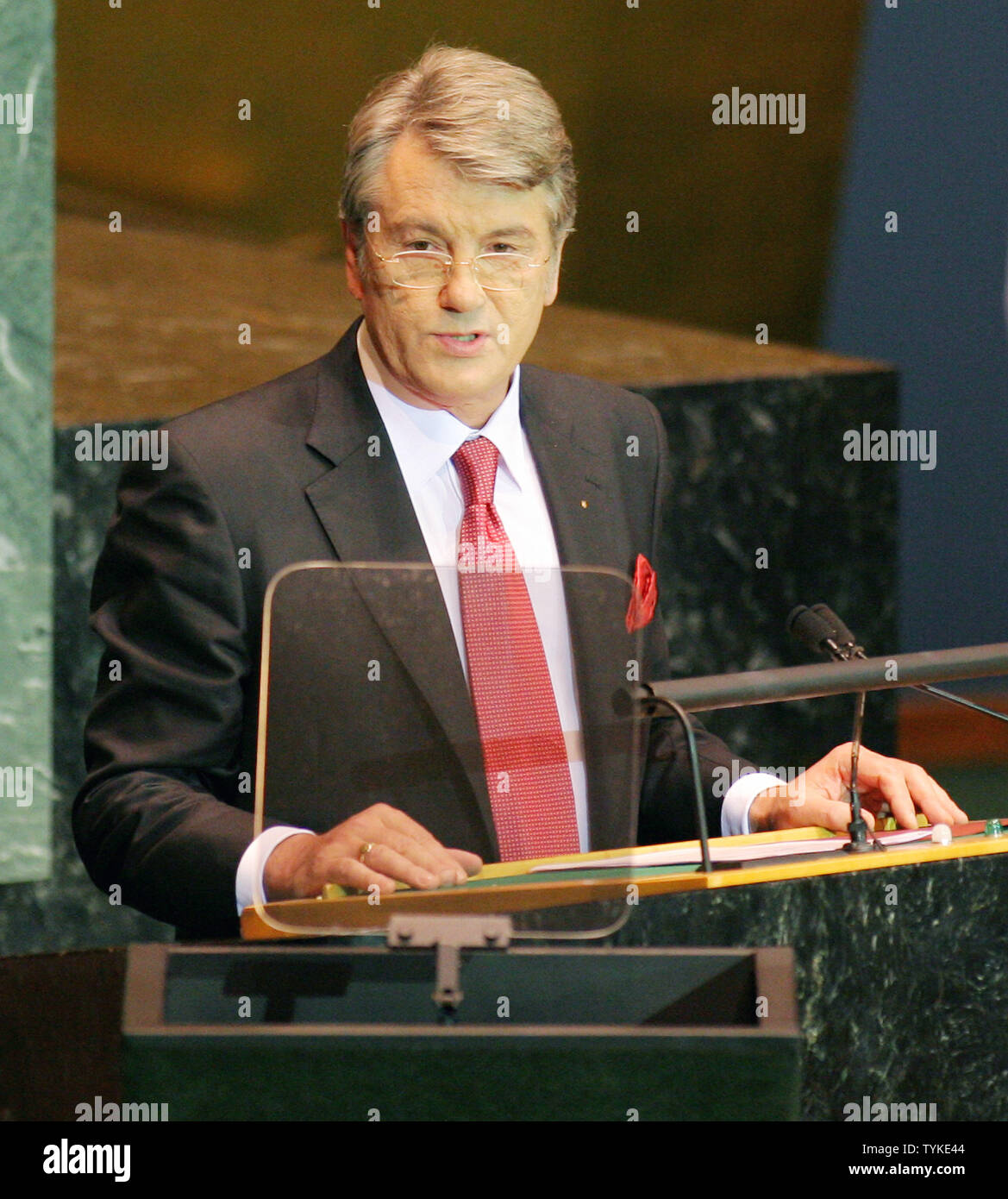 Ukraine President Victor Yushchenko addresses the 64th General Assembly ...