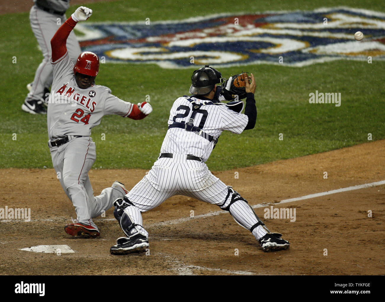 Gary matthews jr hi-res stock photography and images - Alamy