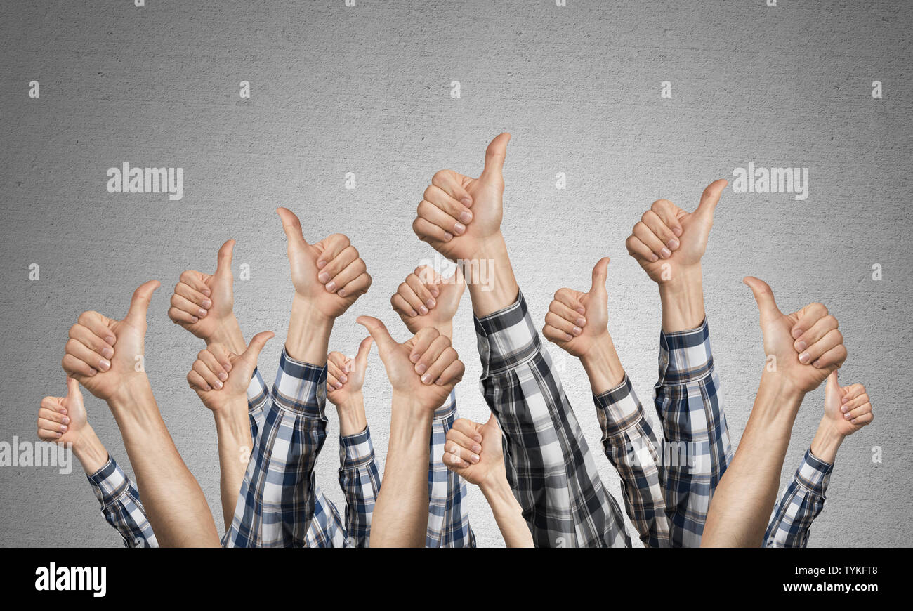 Accept present agreement hi-res stock photography and images - Alamy