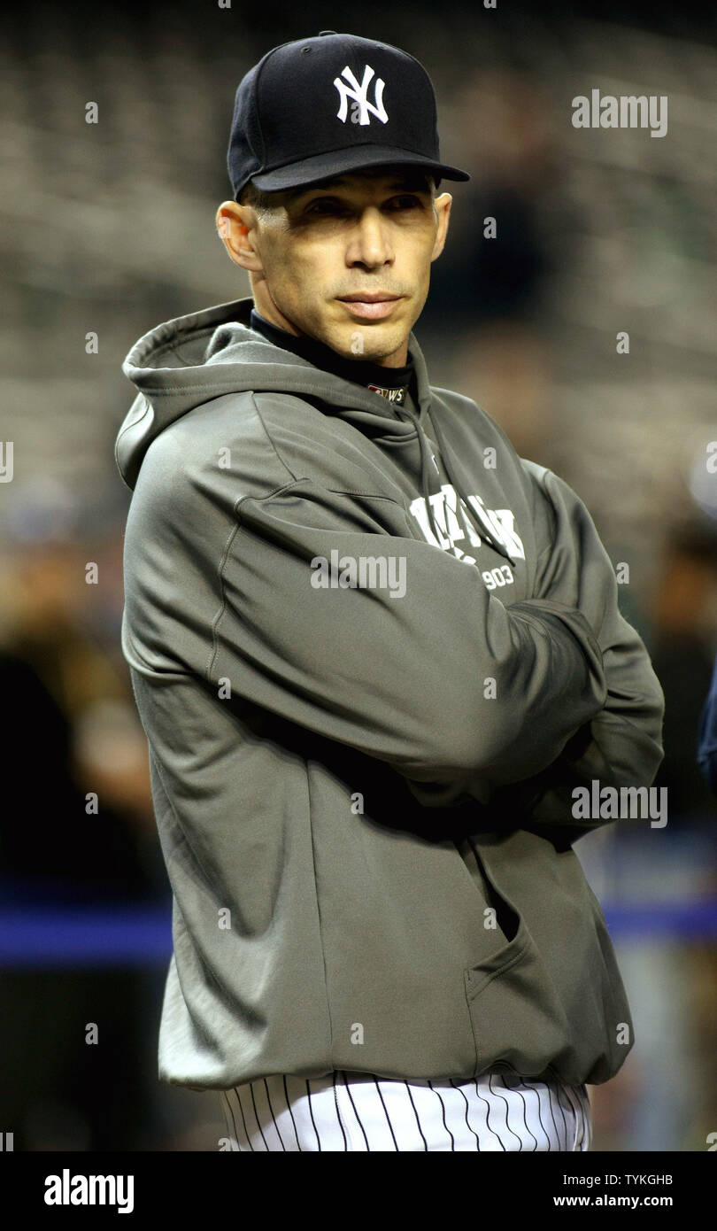 New York Yankees' manager Jerry Manuel watches batting practice before ...