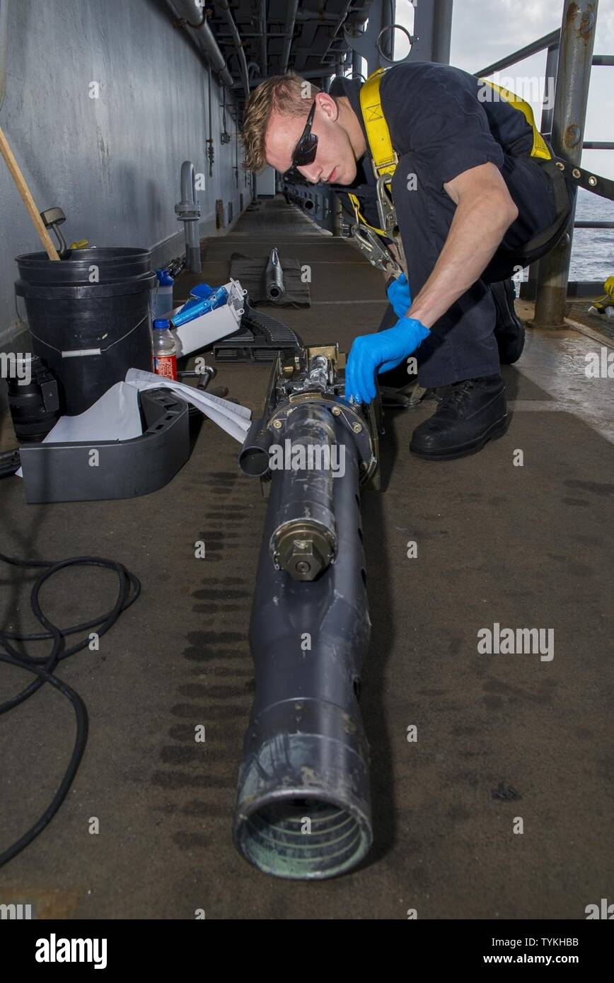 U.S. 5TH FLEET AREA OF OPERATIONS (Nov. 14, 2016) Petty Officer 3rd ...