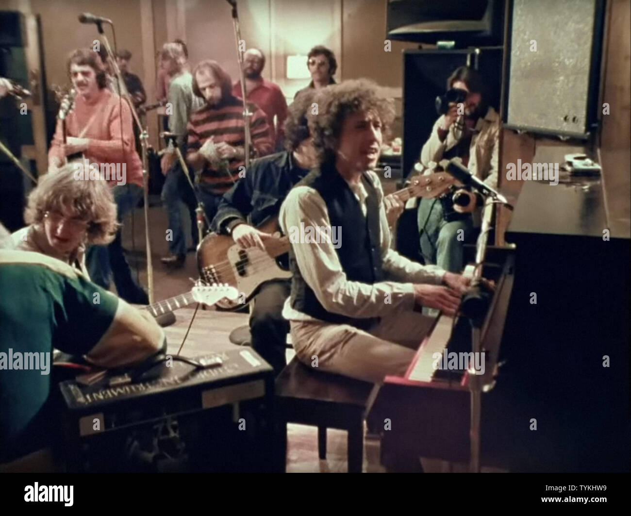 ROLLING THUNDER REVUE: A BOB DYLAN STORY BY MARTIN SCORSESE, clockwise ...