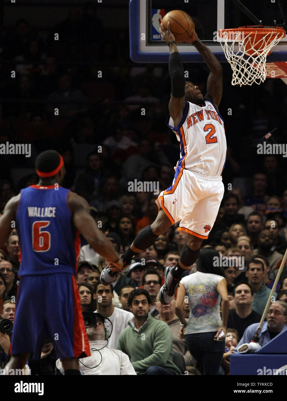 Nate Robinson Dunks