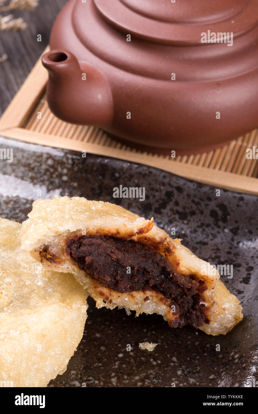 Tianjin fried cake hi-res stock photography and images - Alamy