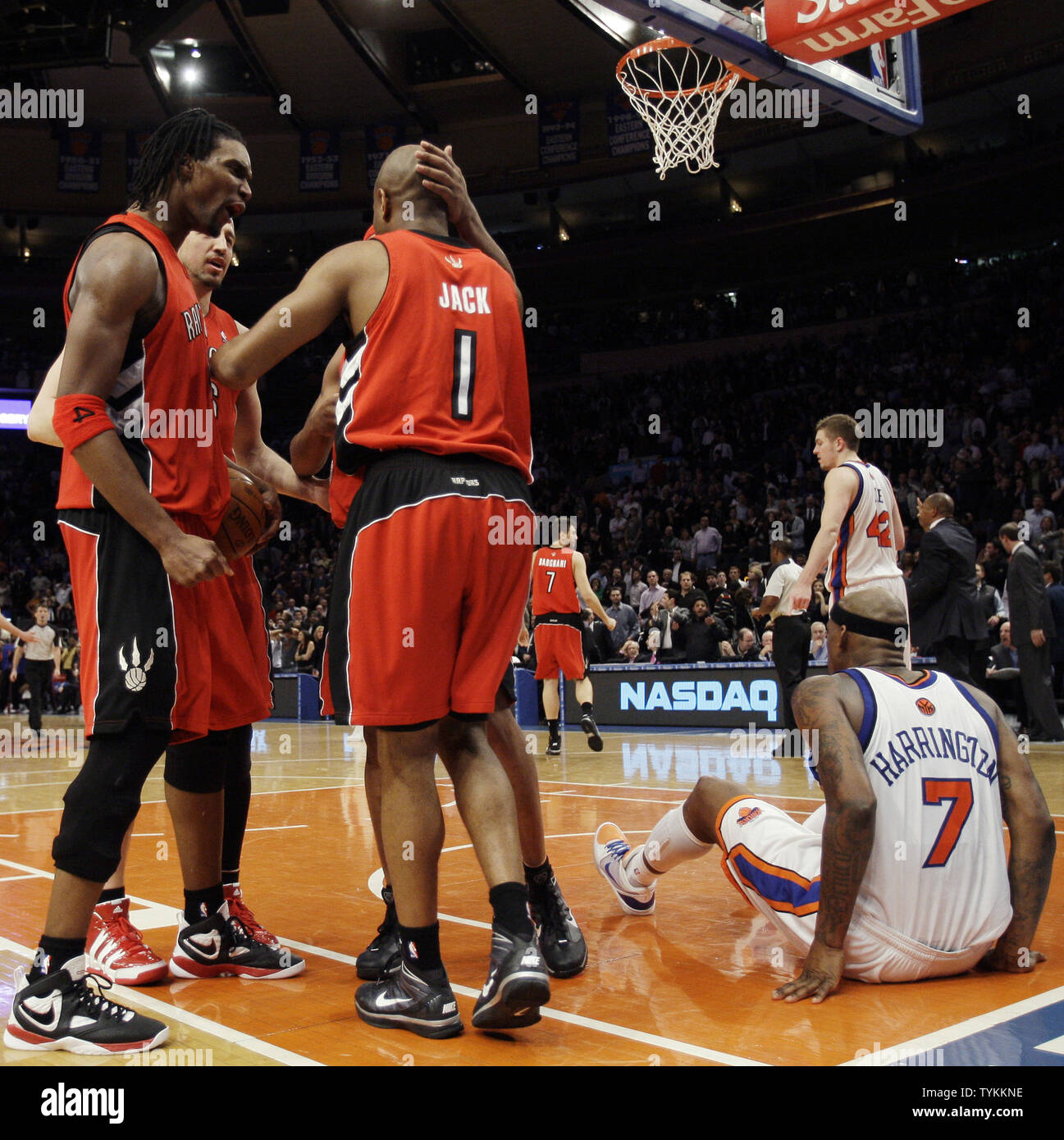 Toronto Raptors Chris Bosh (4), Jarrett Jack (1) and Antoine Wright (21 ...