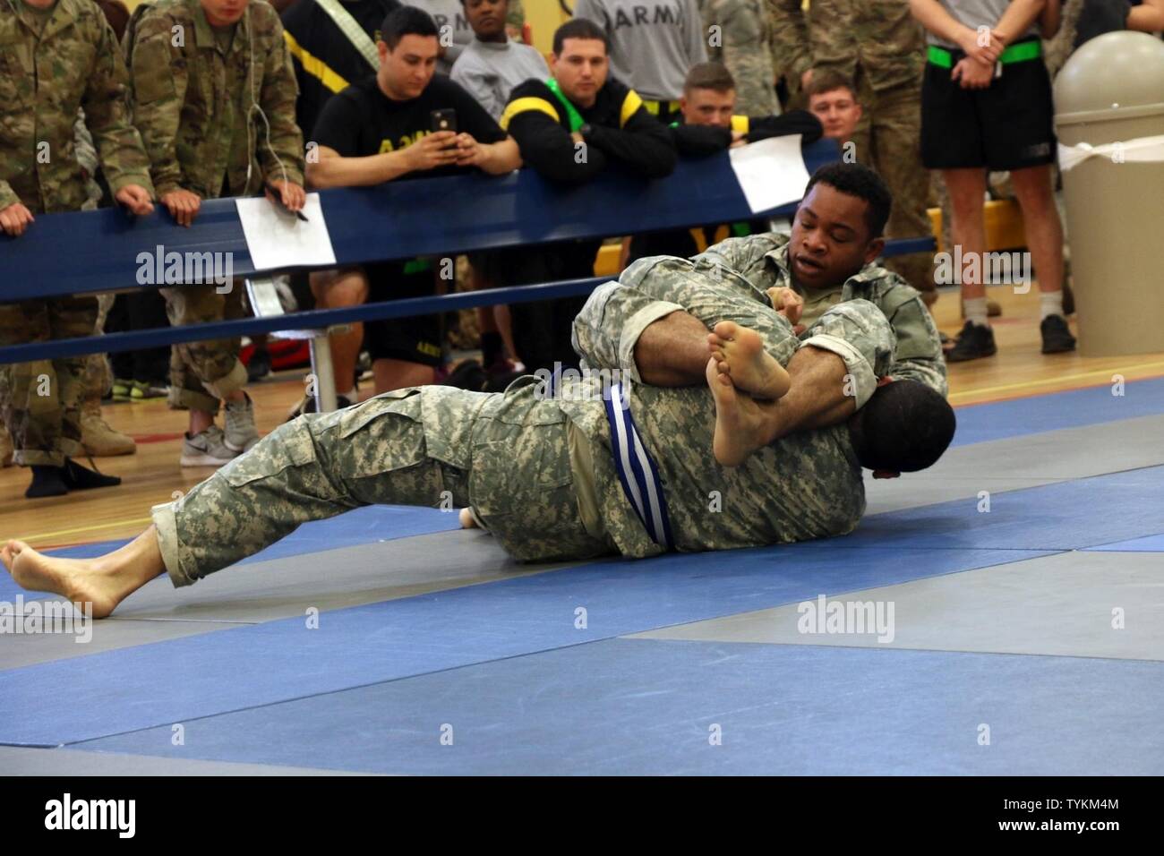 Straight arm bar hi-res stock photography and images - Alamy