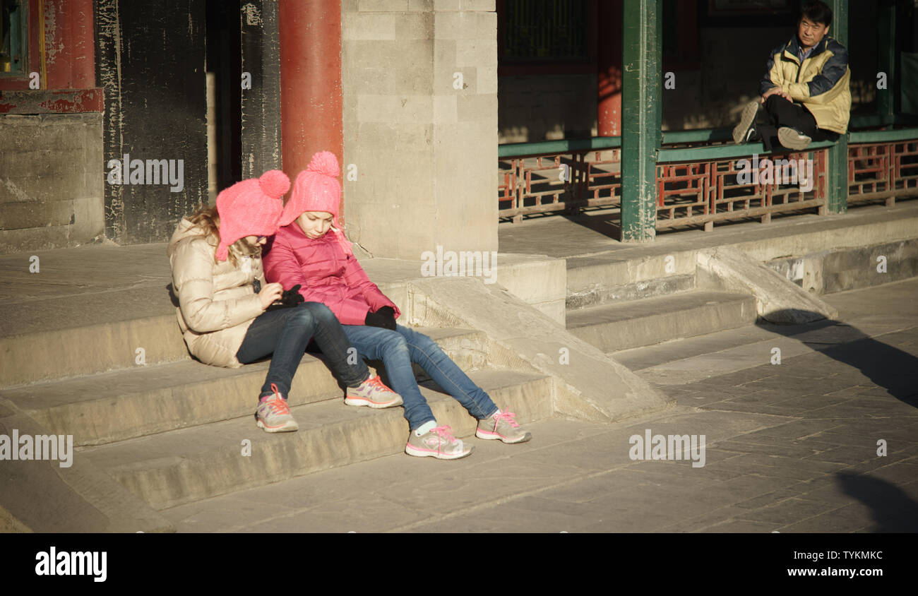 Three children two climbing hi-res stock photography and images - Alamy