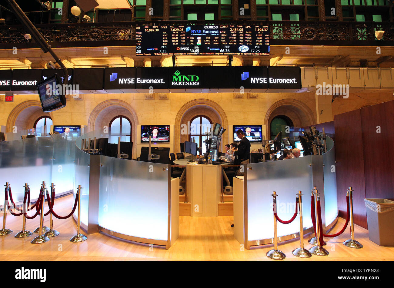 Wall Street Trading Floor High Resolution Stock Photography and Images ...