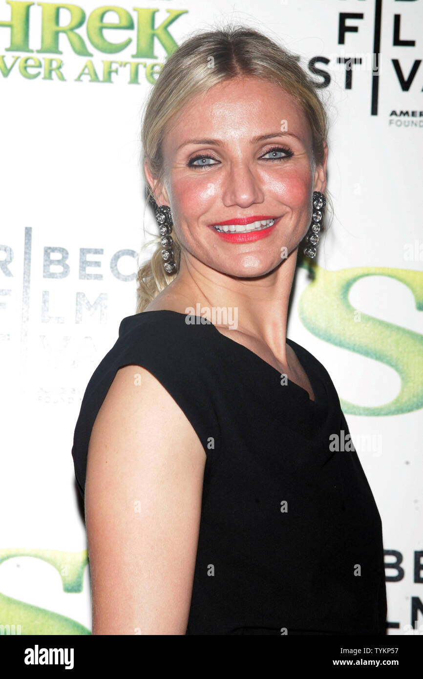 Cameron Diaz arrives for the Tribeca Film Festival opening night ...