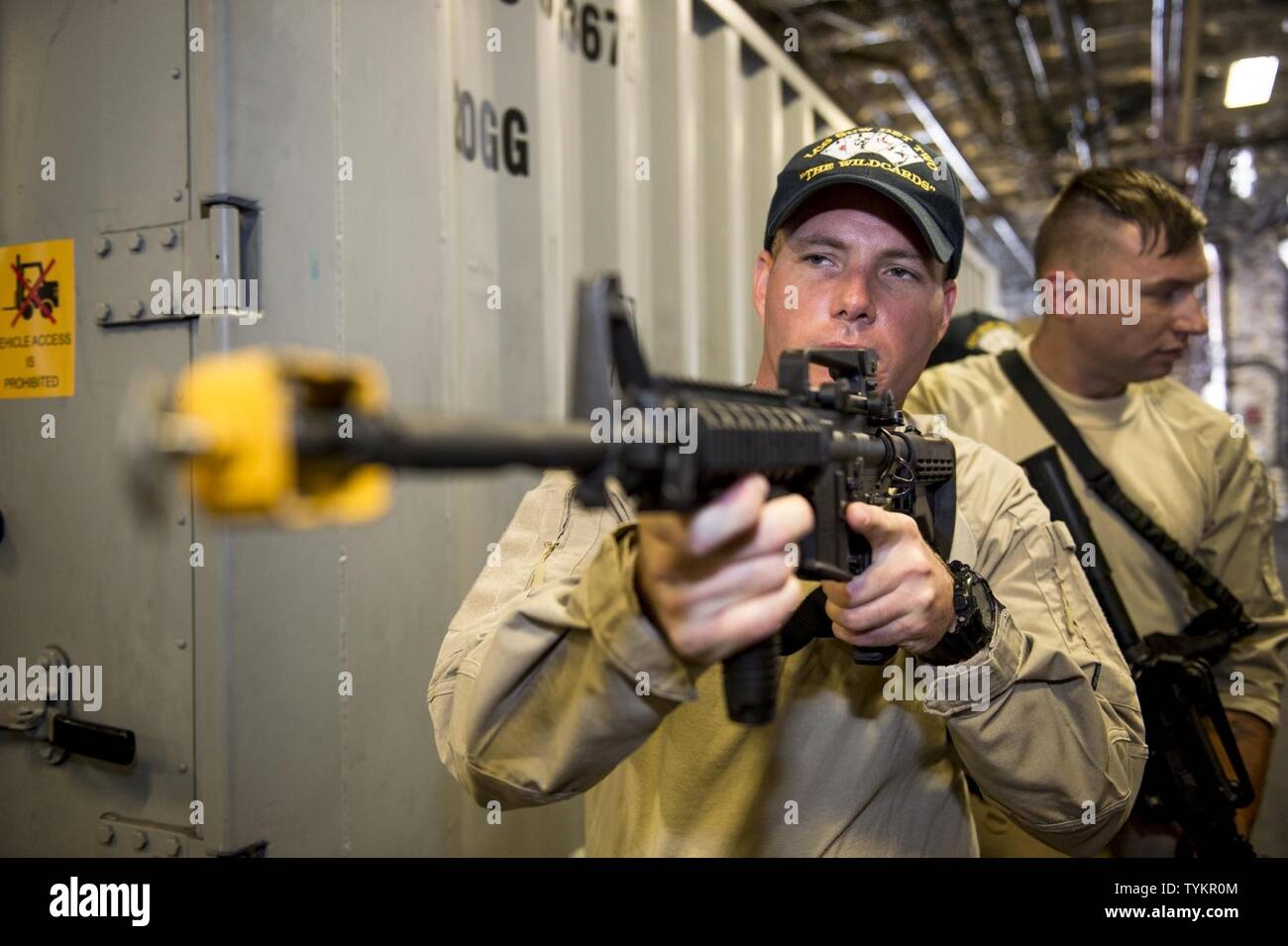Royal navy control room submarine hi-res stock photography and images ...