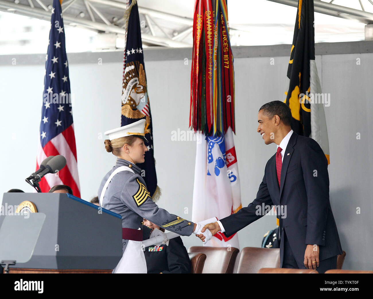 United States President Barack Obama hands out diplomas to West Point ...