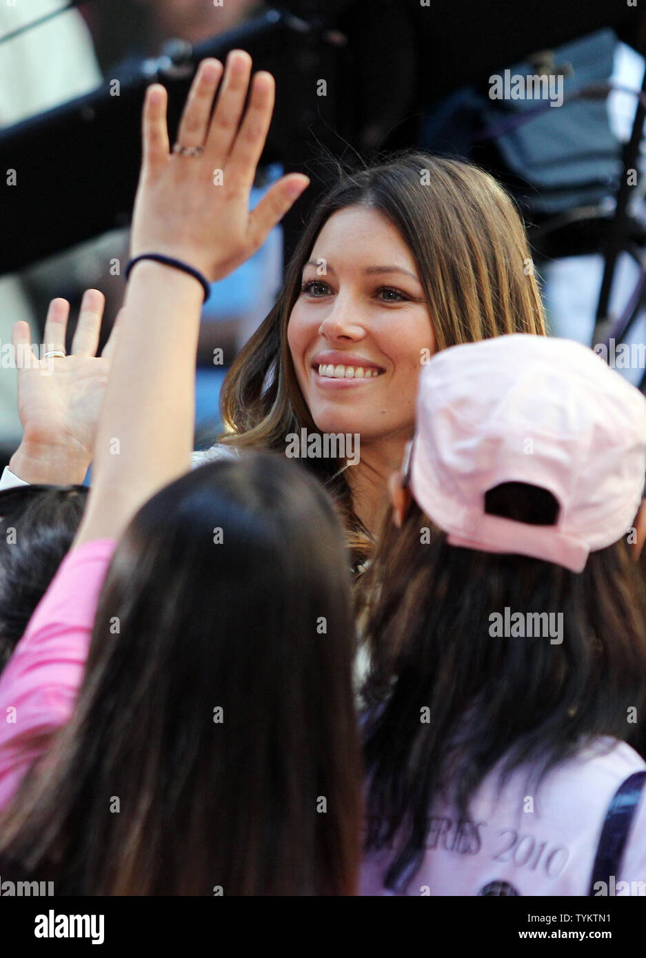 Actress Jessica Biel reacts with fans before Christina Aguilera ...