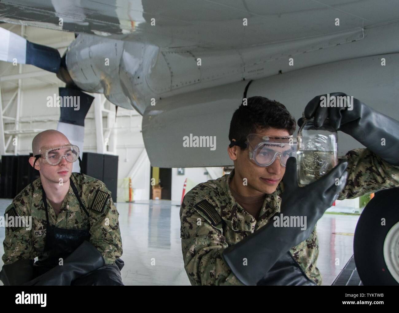 OAK HARBOR, Wash. (Nov. 15, 2016) Seaman Chrisitan Paniagua and Seaman ...
