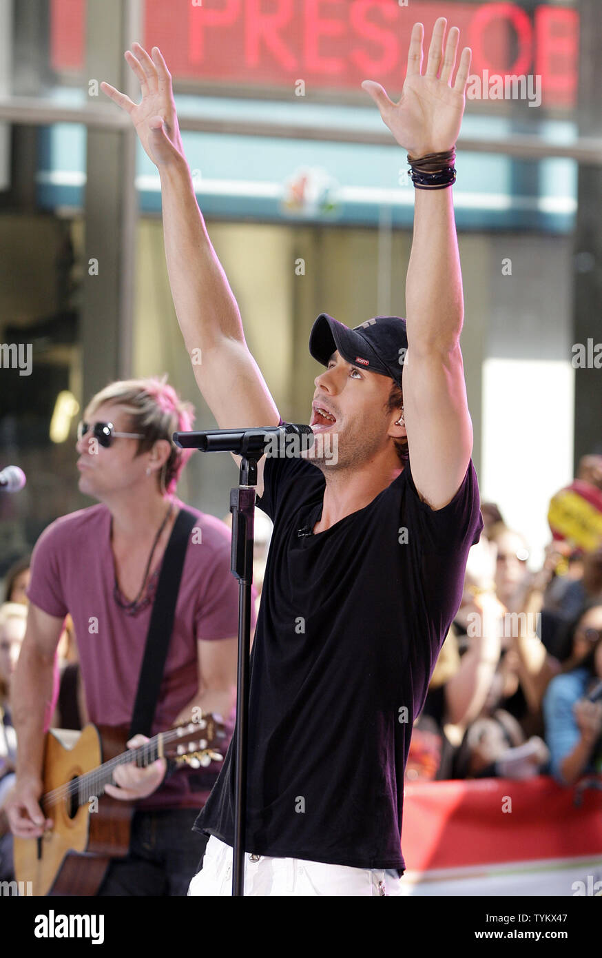 Enrique Iglesias performs on the NBC Today Show at Rockefeller Center ...