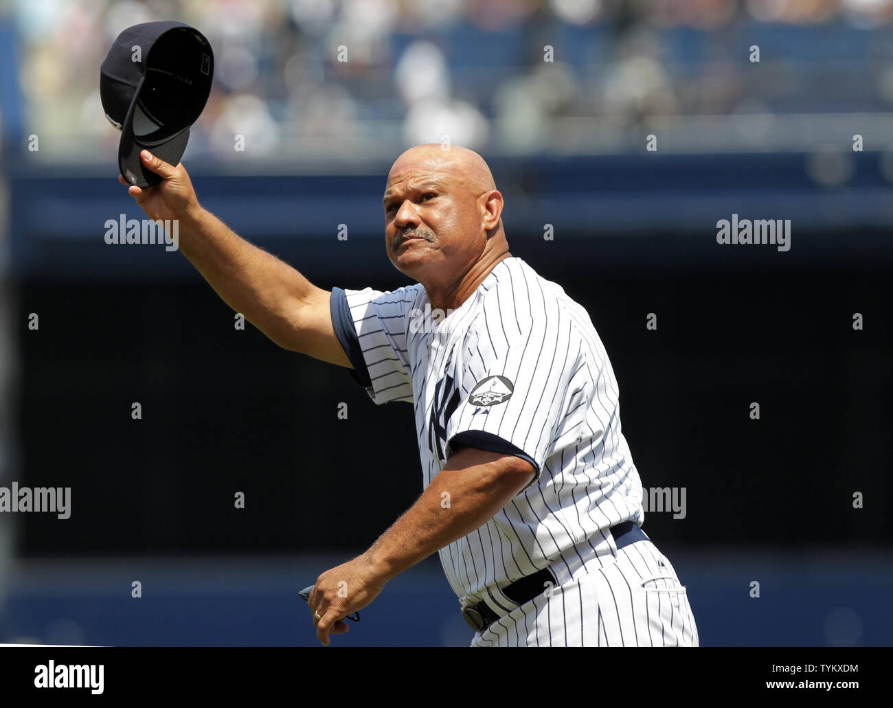 New York Yankees legend Chris Chambliss is introduced at New York ...