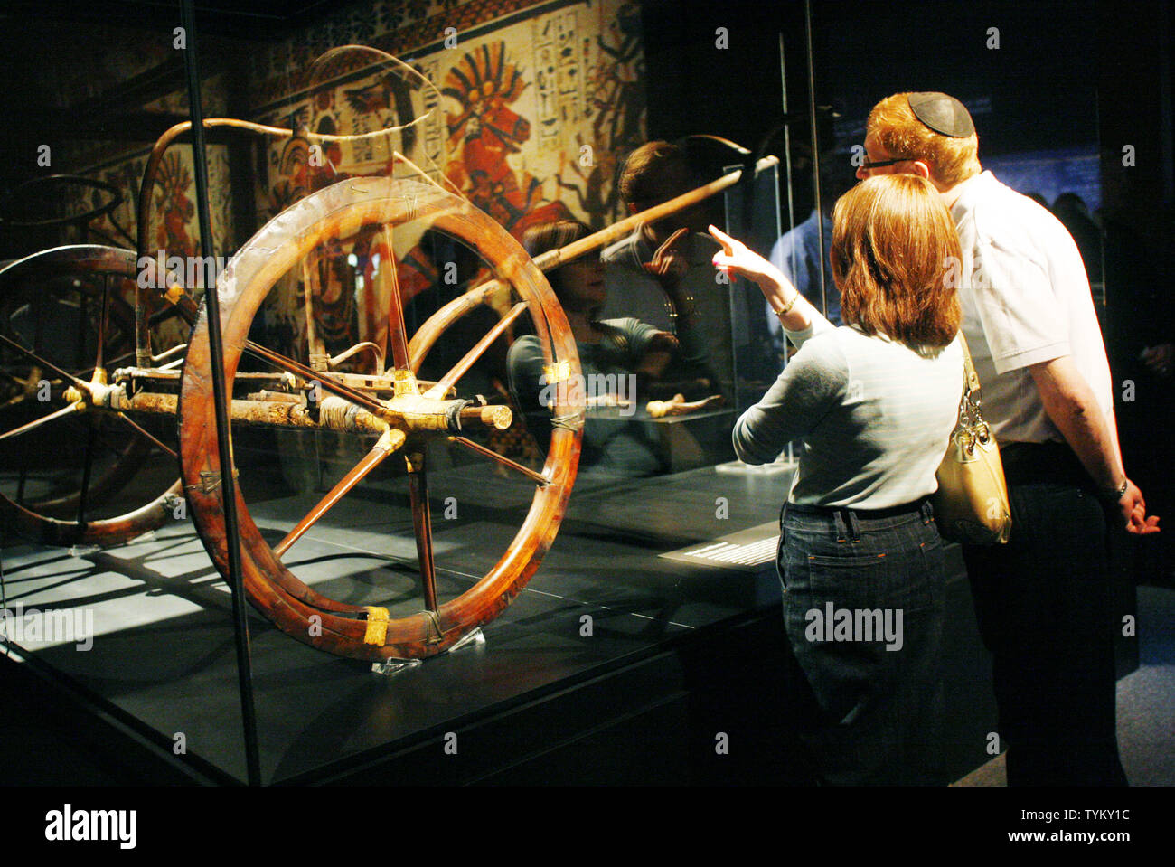 Tutankhamun chariot hi-res stock photography and images - Alamy