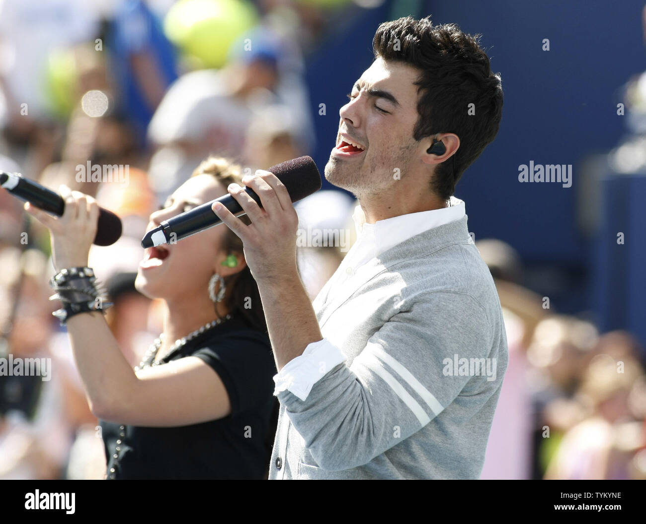 Joe jonas jonas brothers demi hi-res stock photography and images - Alamy