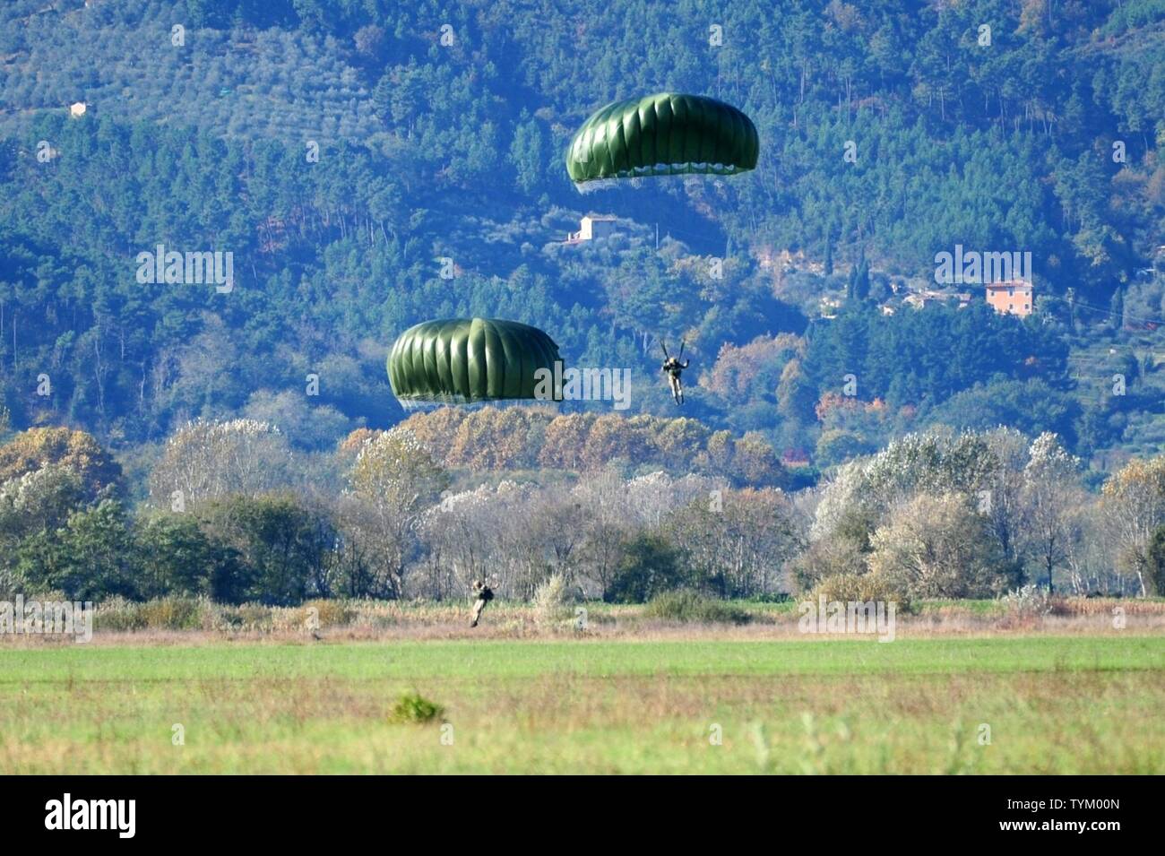 U.S. paratroopers from Company A, 1-503rd Infantry, 173rd Airborne ...
