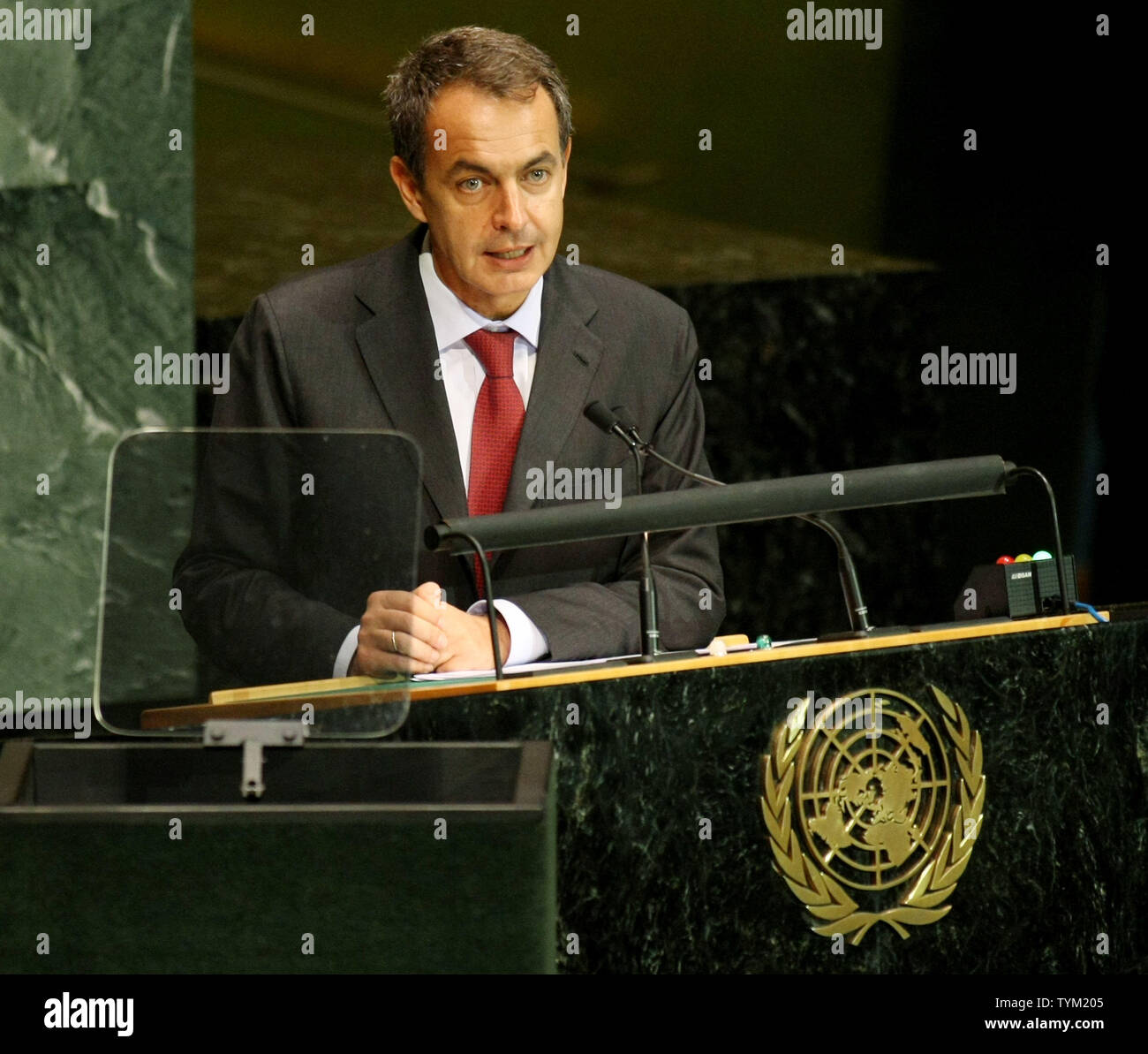 Spanish president jose luis rodriguez hi-res stock photography and ...