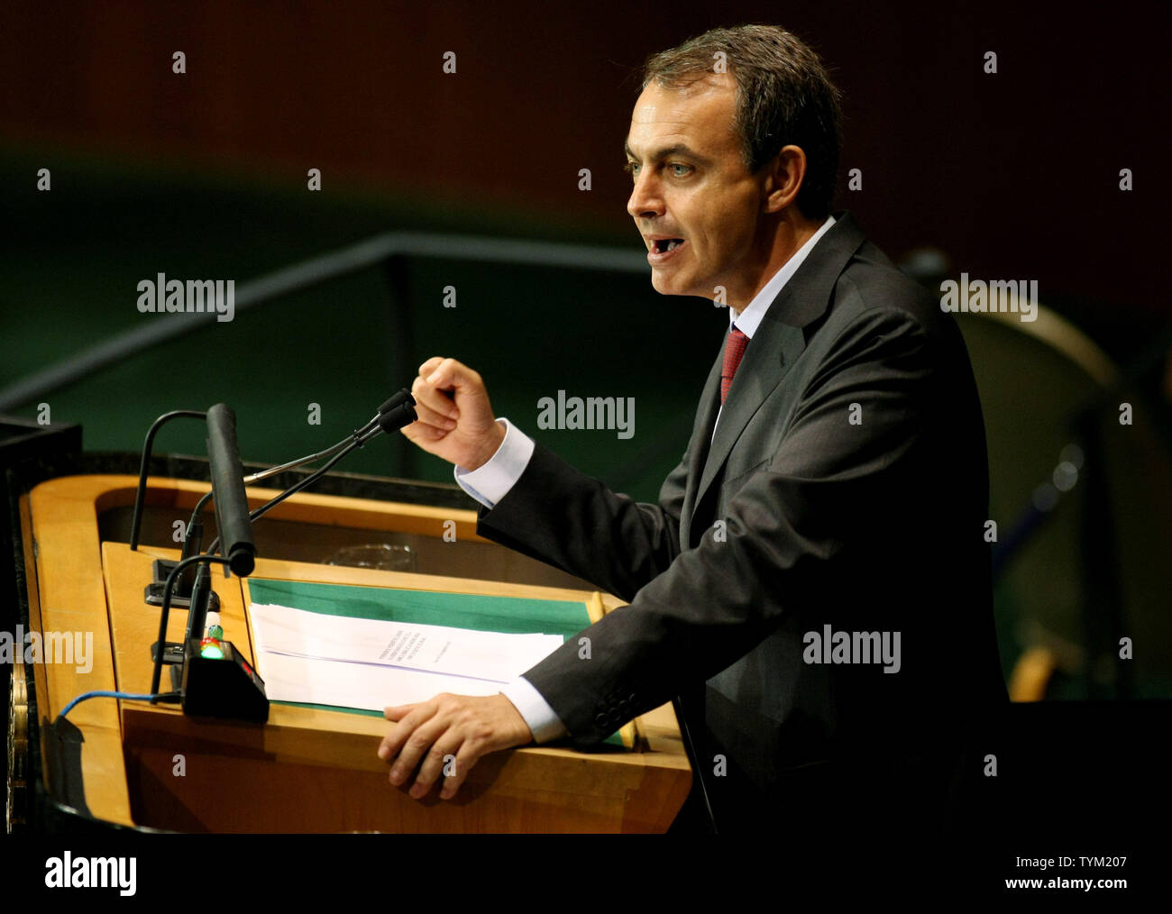 Spanish President Jose Luis Rodríguez Zapatero speaks during the ...