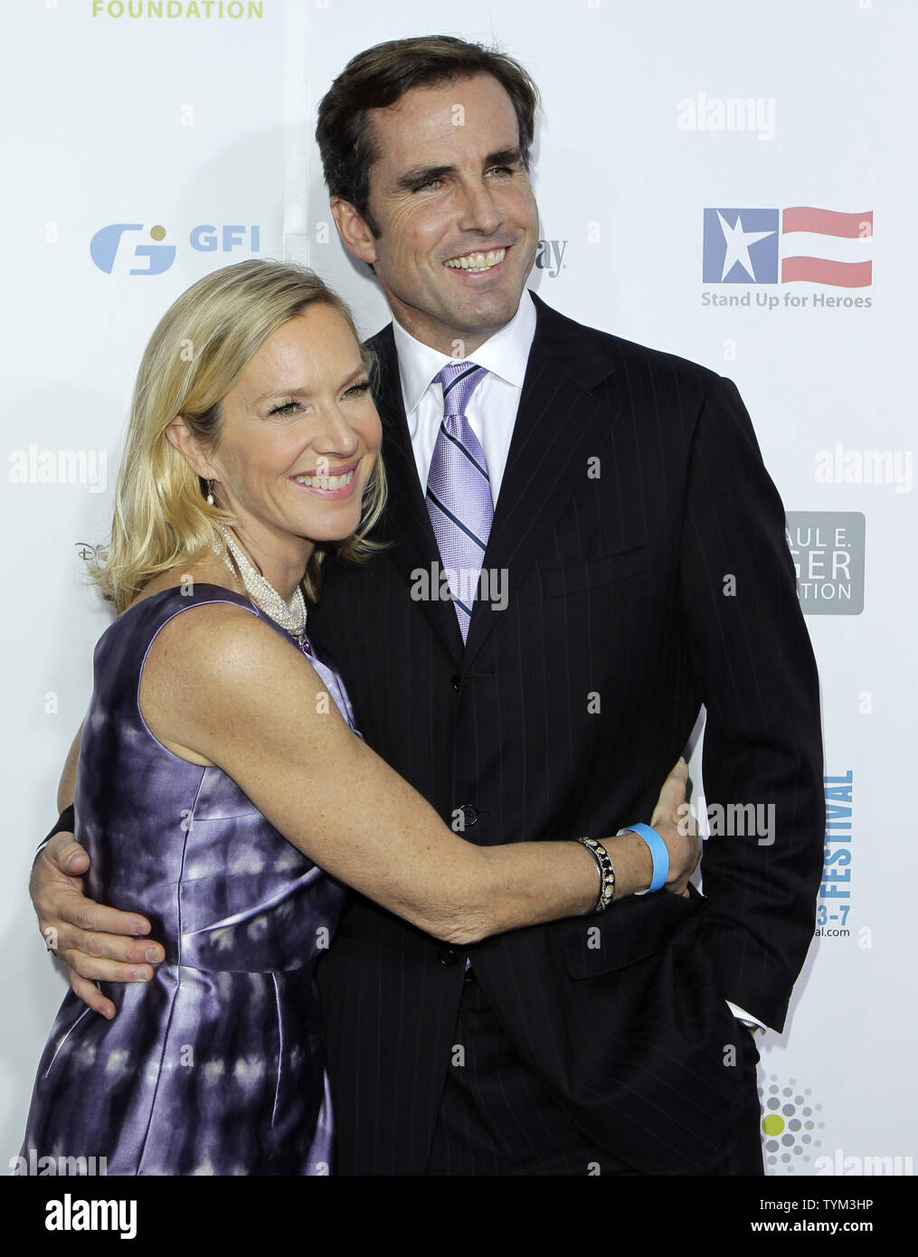 Bob and Lee Woodruff arrive at the New York Comedy Festival and The Bob ...