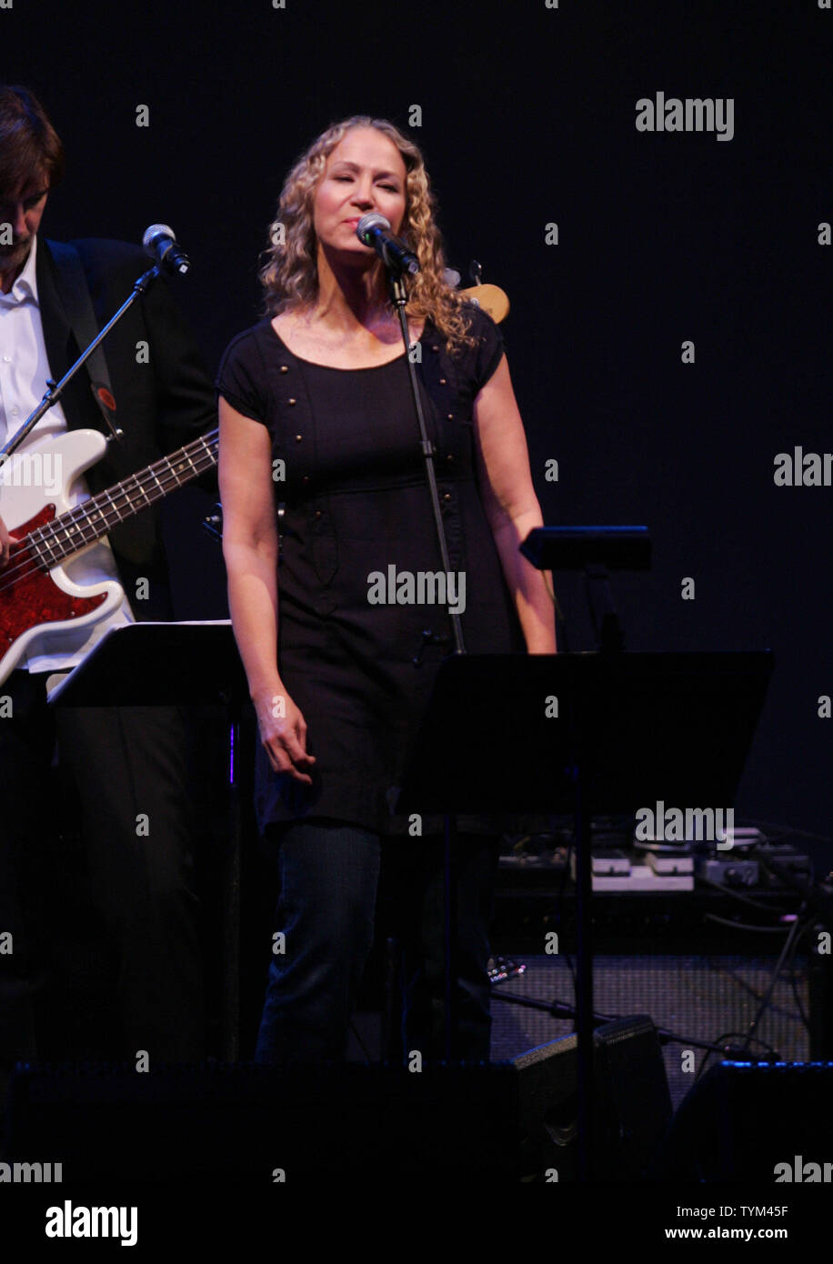 Joan osborne 2010 hi-res stock photography and images - Alamy