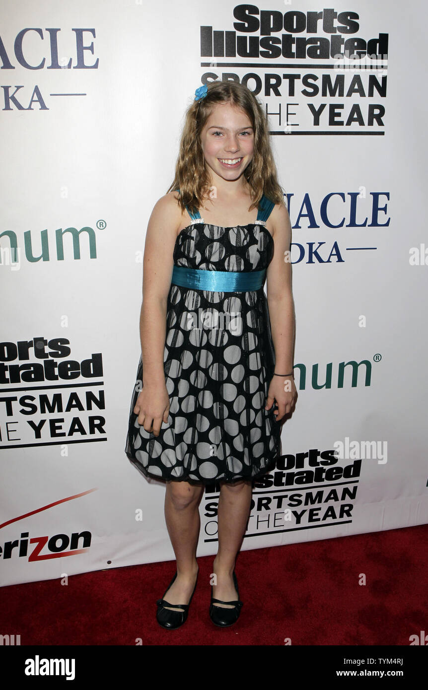 Jessica Aney arrives on the red carpet at the 2010 Sports Illustrated ...