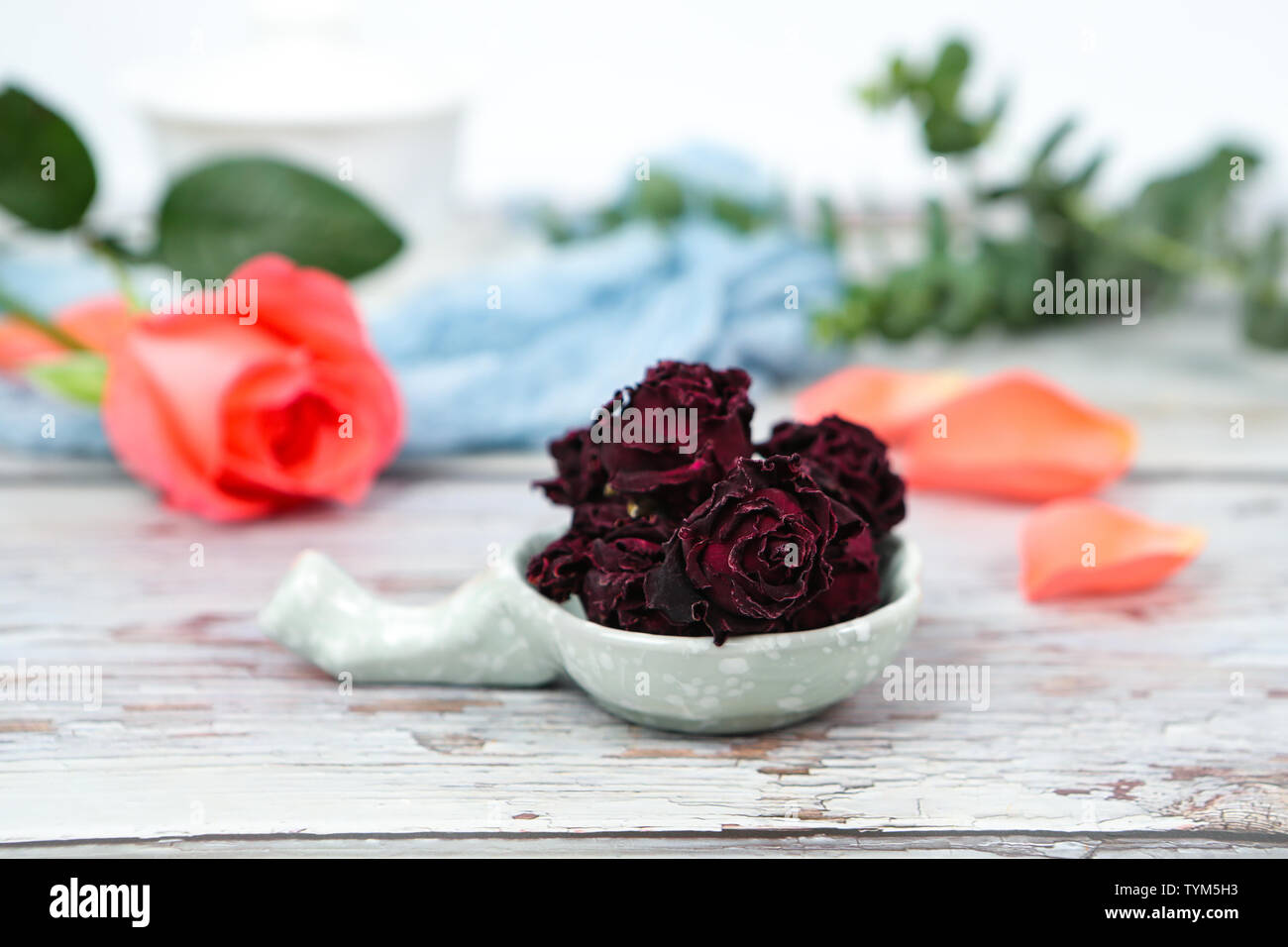Flower crown tea hi-res stock photography and images - Alamy