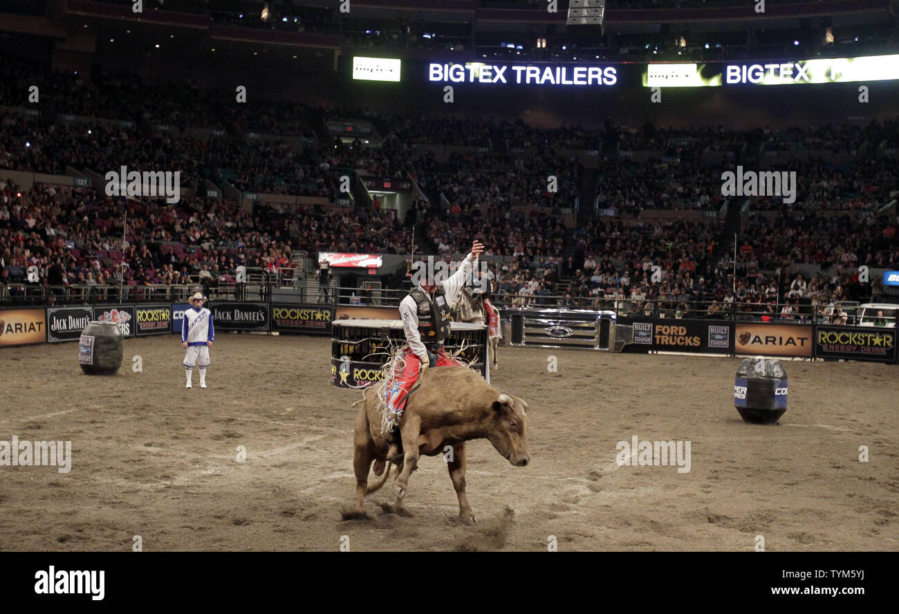 Profesional bull riders madison square garden hi-res stock photography ...