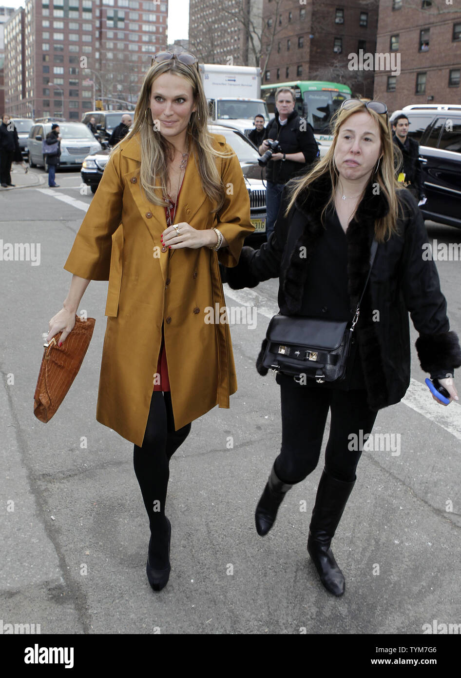 Molly sims mercedes benz fashion week hi-res stock photography and ...