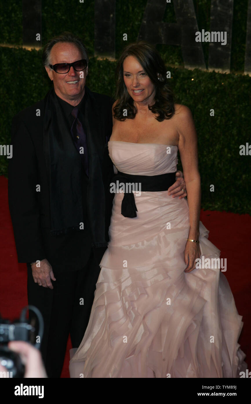 Peter Fonda attends the 2011 Vanity Fair Oscar Party hosted by Graydon ...